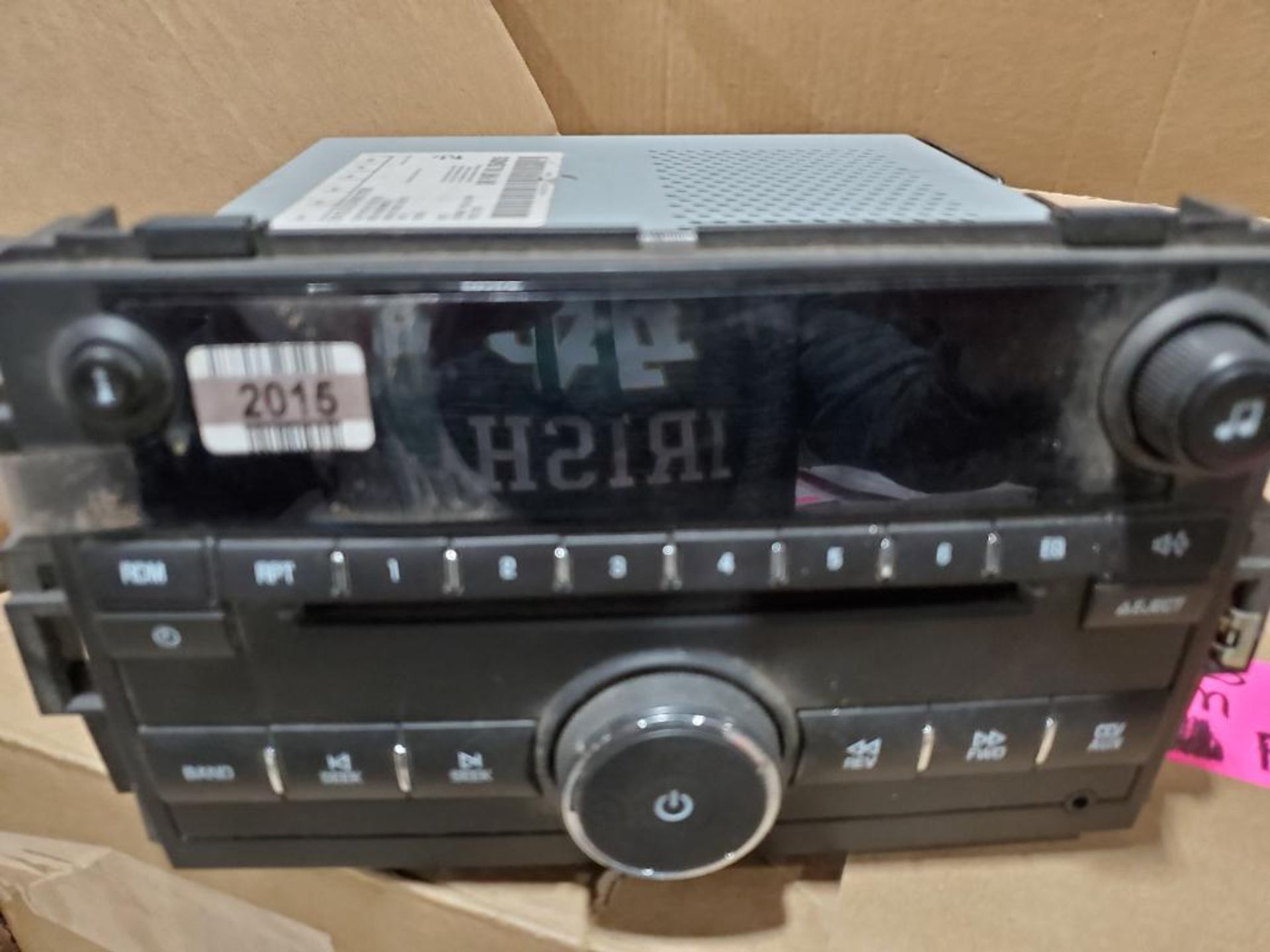 Qty 8 - GM factory radio. Part number 25942015. For a $15 fee this lot ...