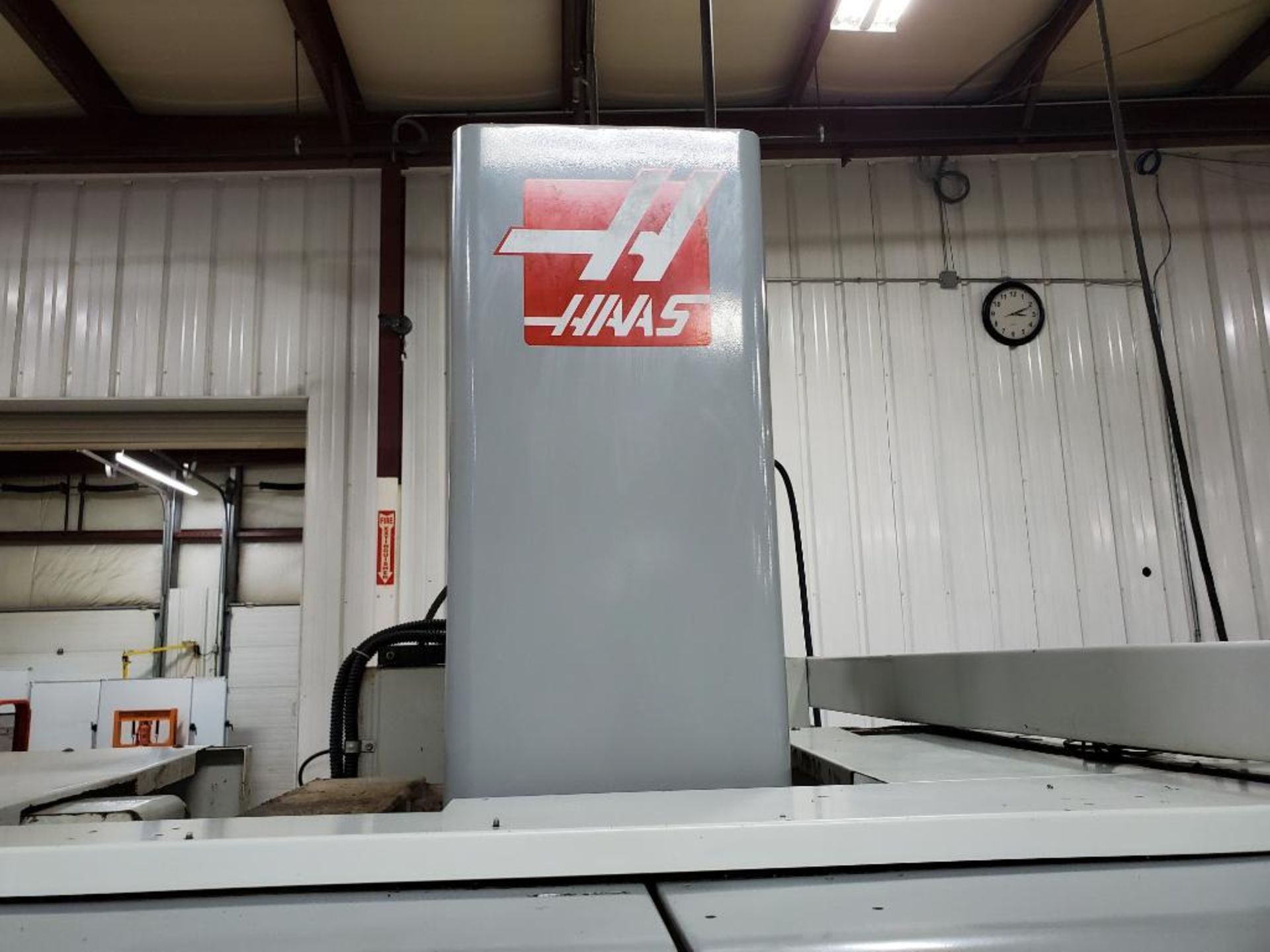 Haas VF1 vertical mill. 20hp vector drive. Mfg date 10/2000. Serial ...