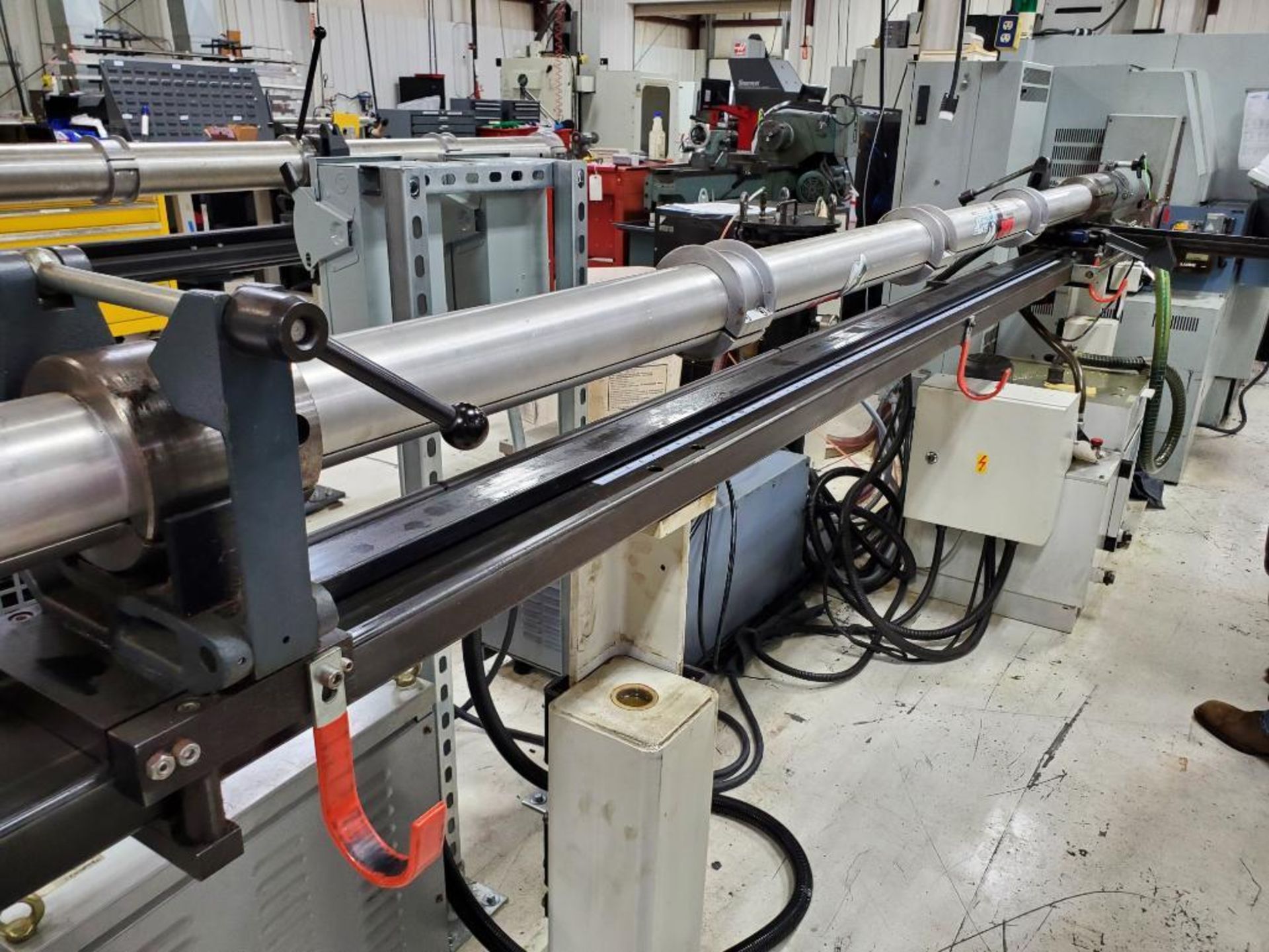 LNS Super Hydrobar hydraulic bar feeder. Modell 3.16HS-4.8. 3ph 200 ...