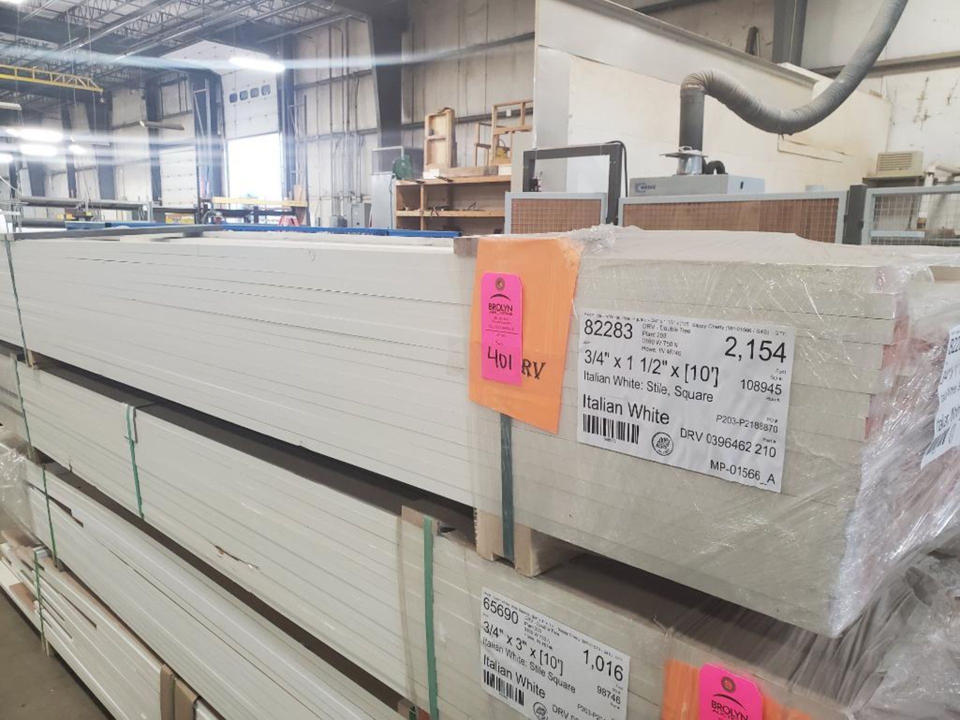(SOLID WOOD) Qty 1 bunk - 2154ft 3/4in x 1-1/2in italian white stile ...