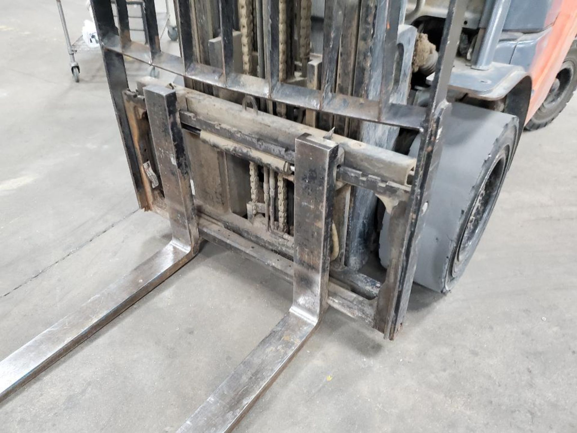 6500lb Toyota LP forklift. Model 8FGU32. 3-stage 187in lift. Side shift ...