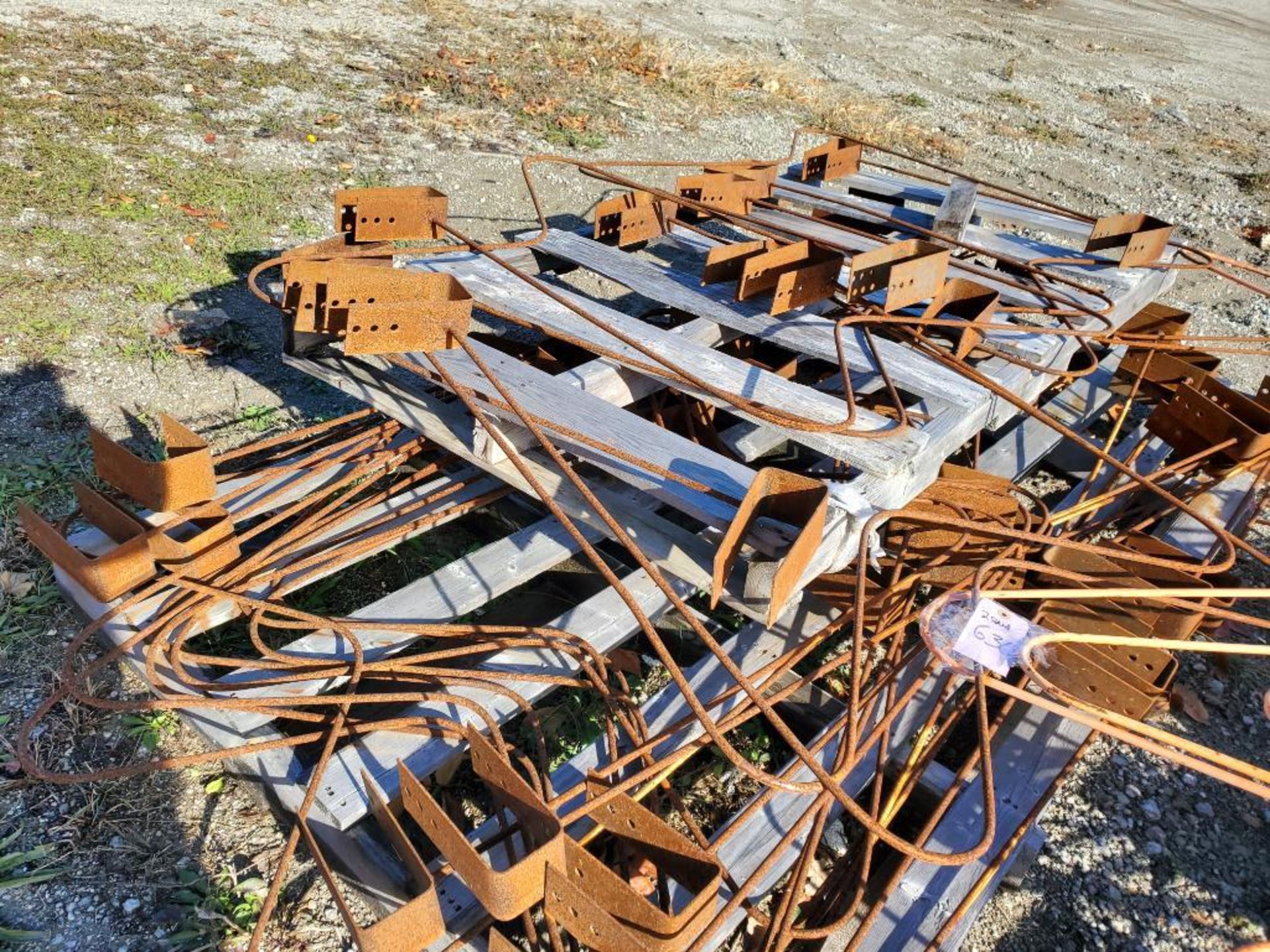 Qty 2 - Pallet steel support brackets.