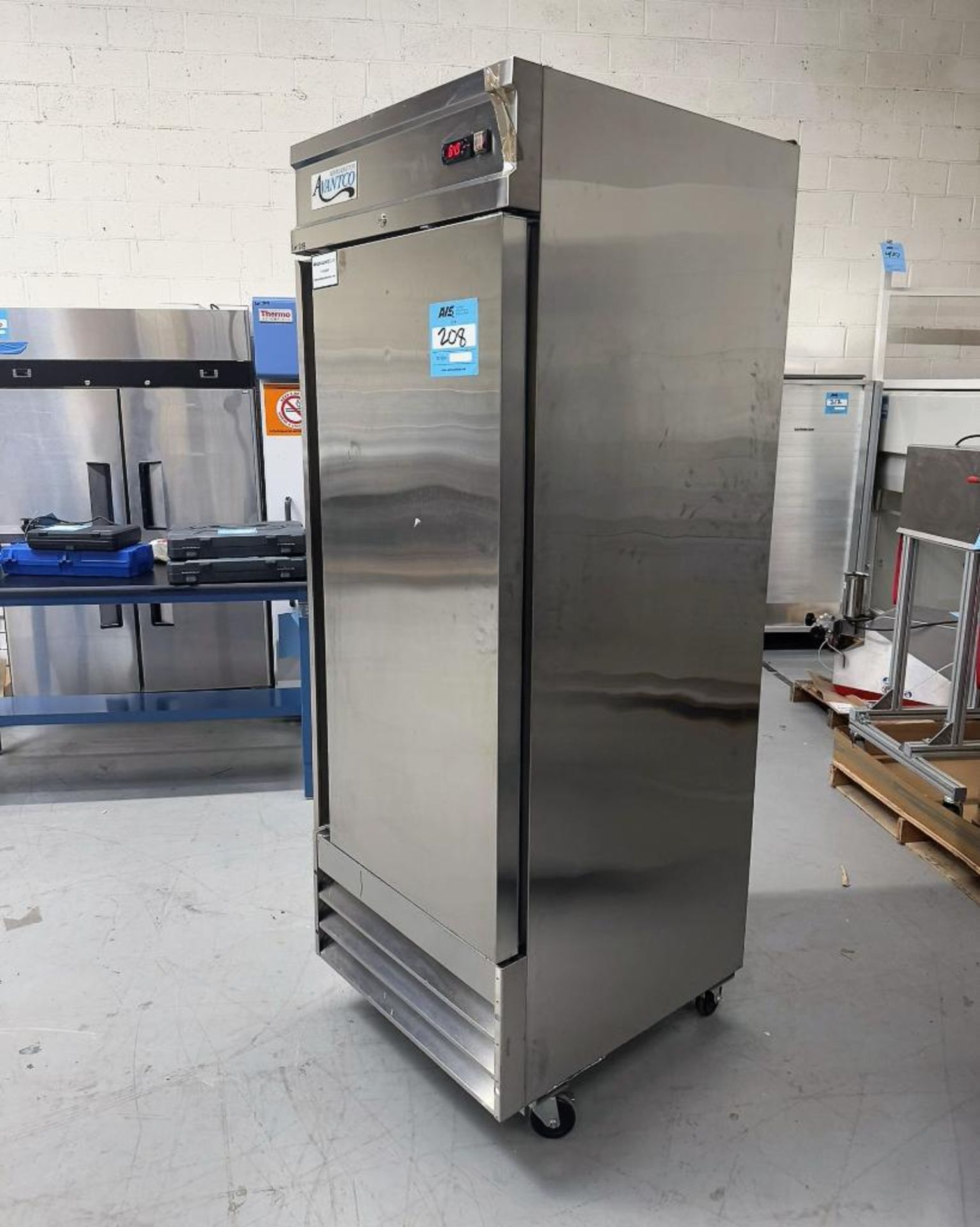Avantco Refrigeration CFD Series Stainless Steel Refrigerator ...