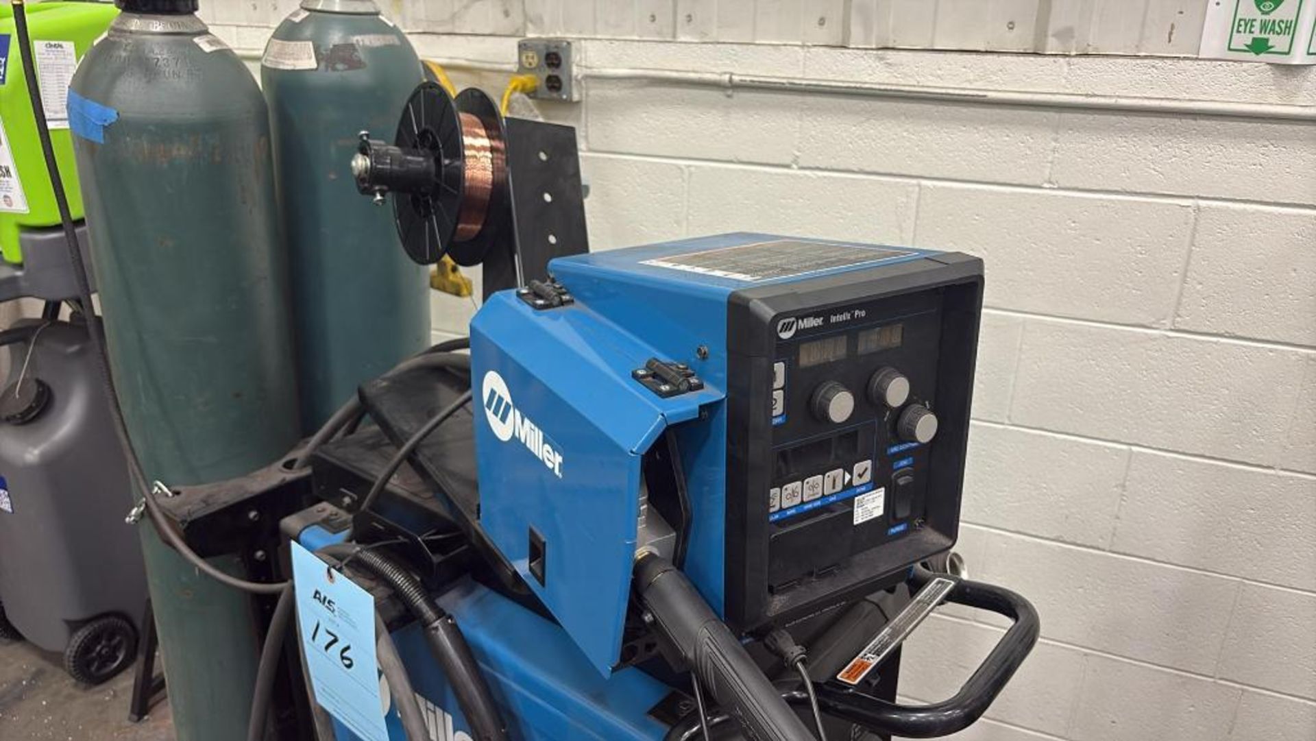 2020 Miller Deltaweld 350 350 Amp Mig Welder w/ Intellx Pro Wirefeed ...