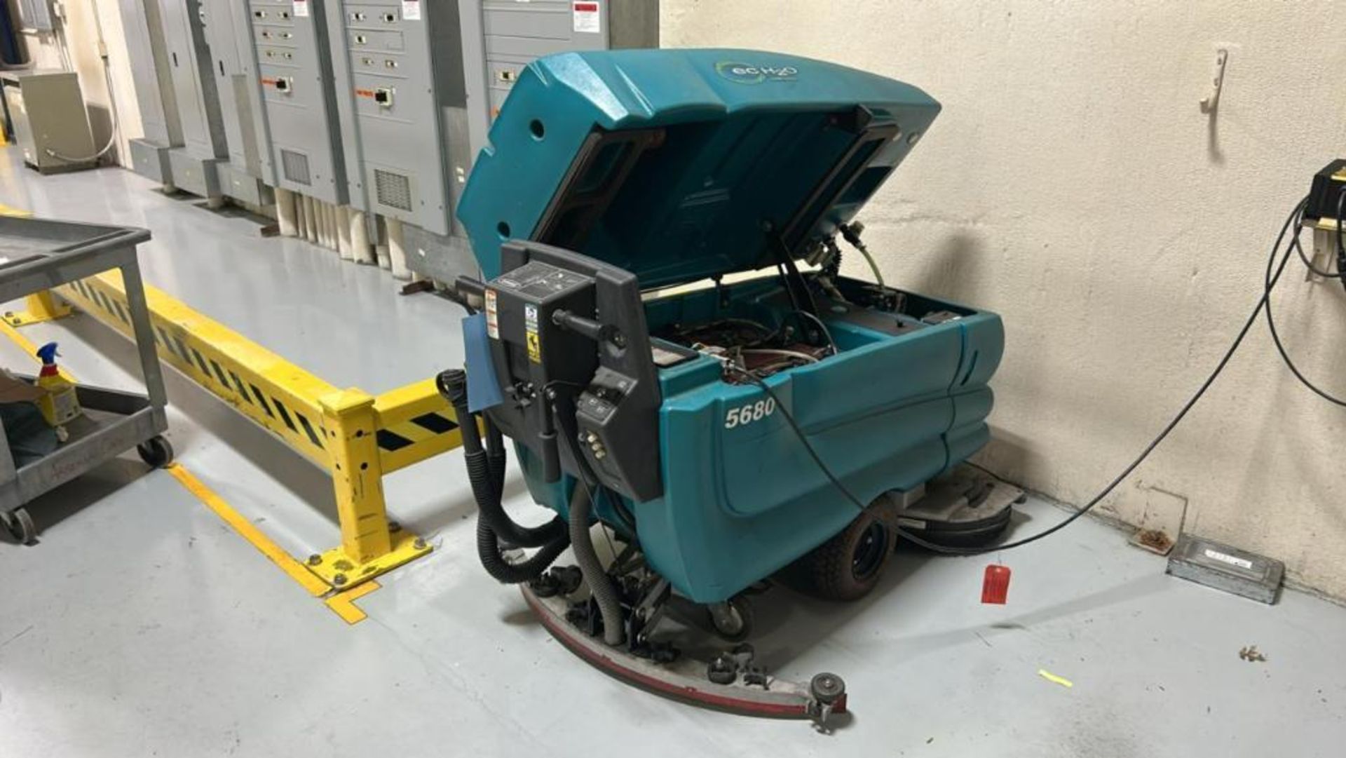 Tenant Orbio EcH2O Battery Operated Floor Scrubber, Model # 5680 ...