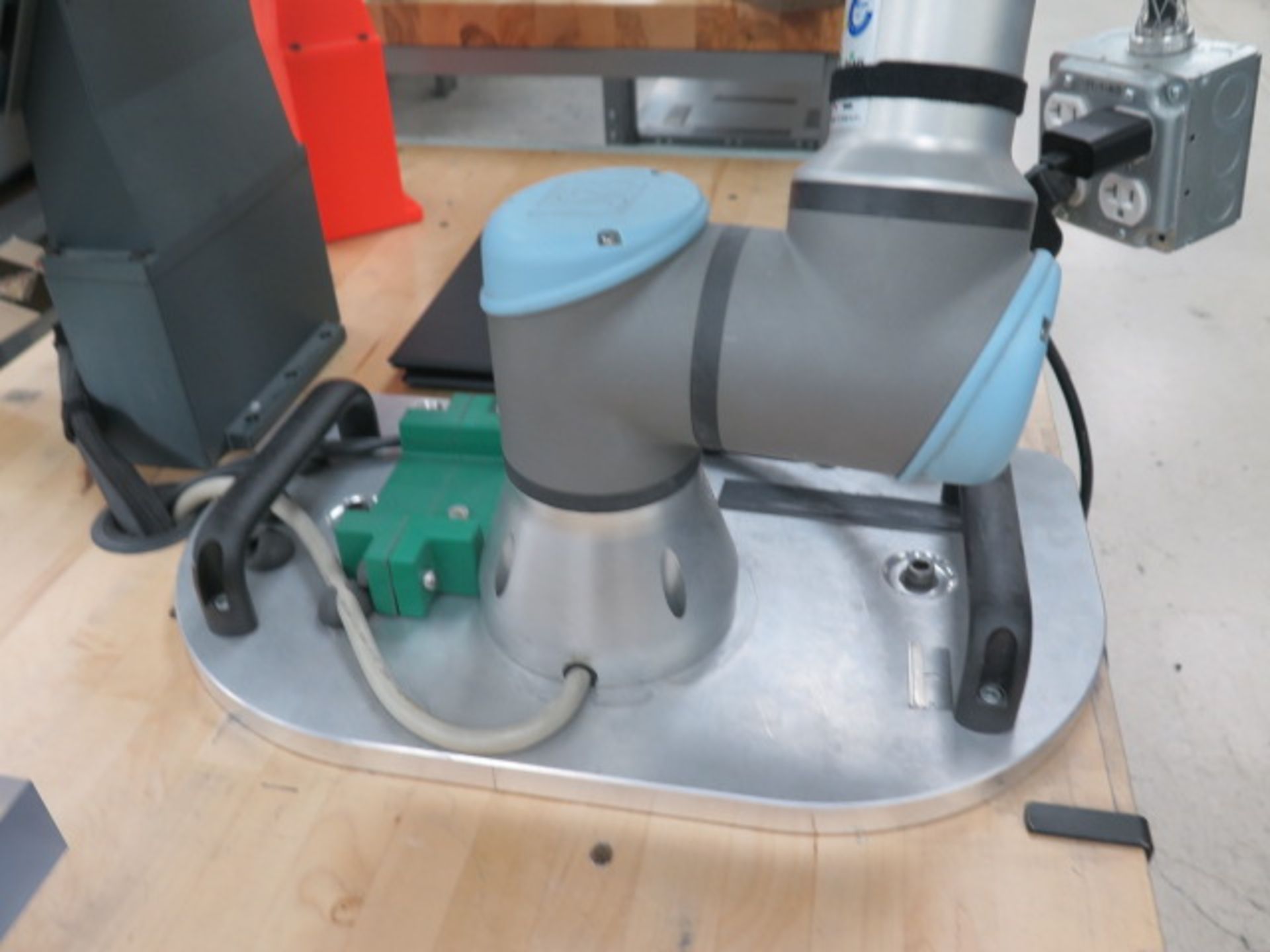 Keyence Robotic Measuring Machine w/ Keyence Laser Head, Universal ...