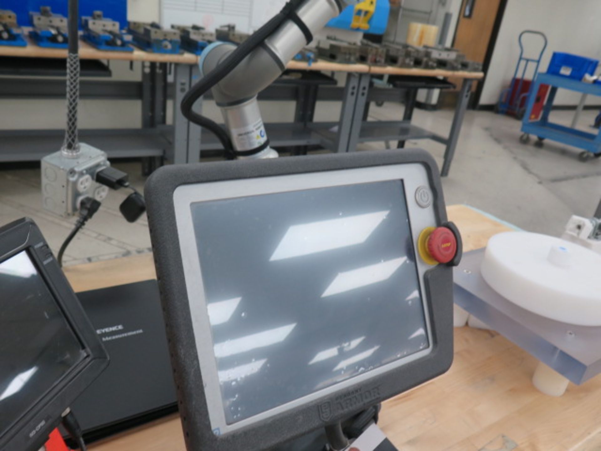 Keyence Robotic Measuring Machine w/ Keyence Laser Head, Universal ...