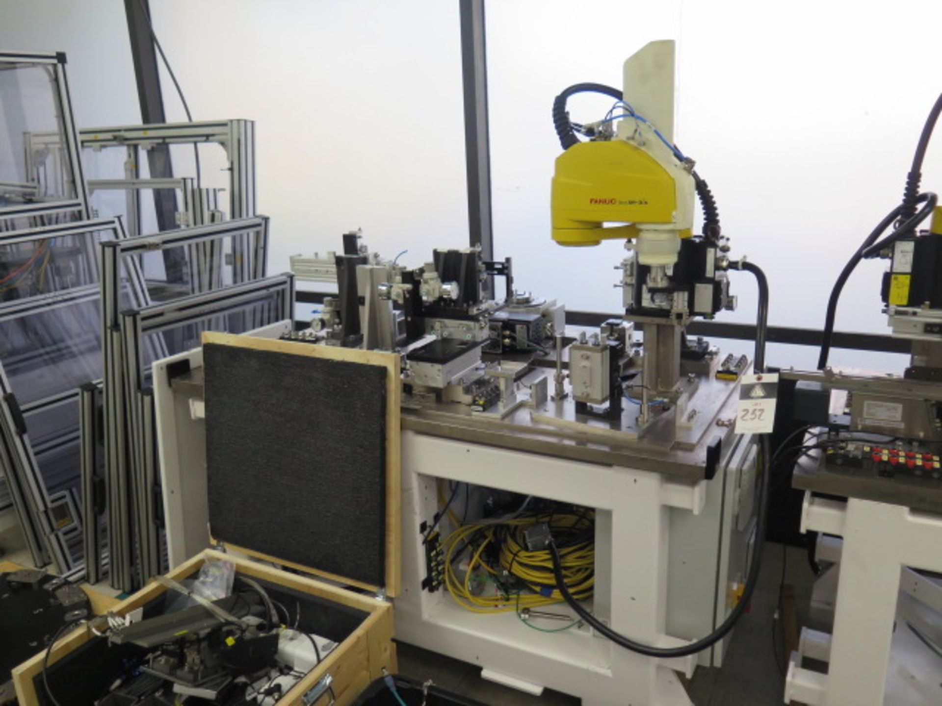 Fanuc Robot SR-3iA3 Robotic Pick & Place System w/ (3) Robotic ...