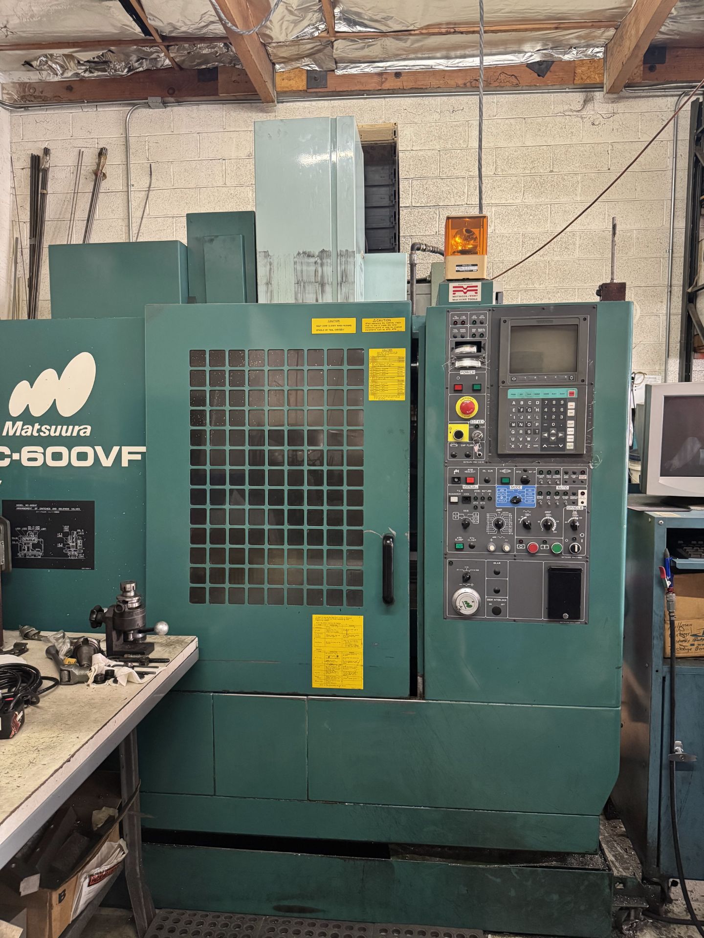 MATSUURA HIGHSPEED MILLING MACHINE WITH CHIP CONVEYOR, TOOL HOLDERS ...