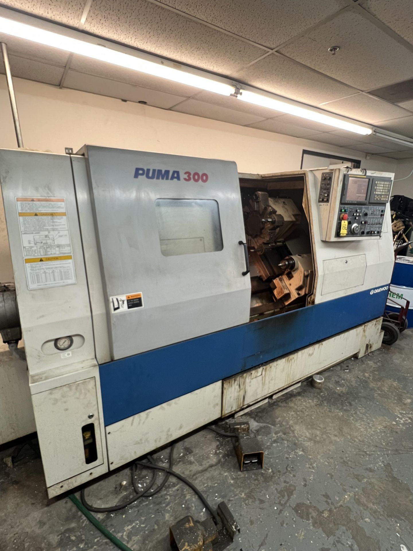 2002 DAEWOO/DOOSAN PUMA 300C CNC LATHE, FANUC 21i-T CONTROL, CHIP ...