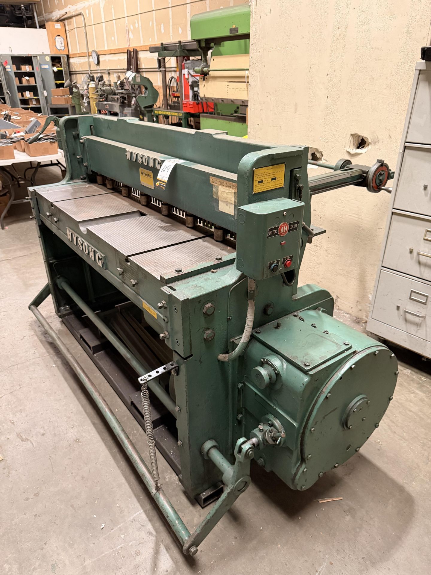 Wysong Mdl. 1452 14 GA x 52” Power Shear