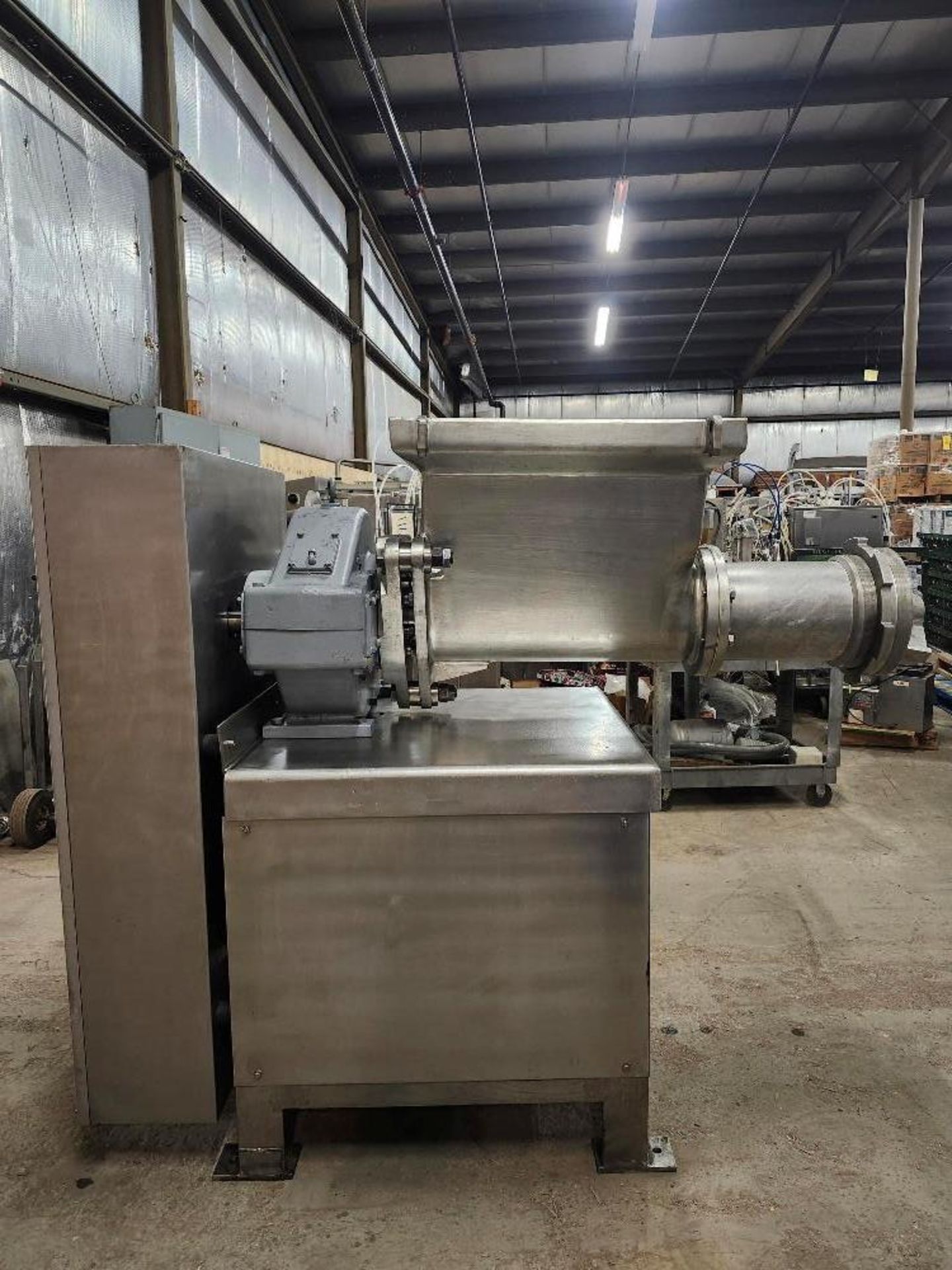 Weiler Mdl. 1109 Grinder with tinned dipped barrel and auger, stainless ...