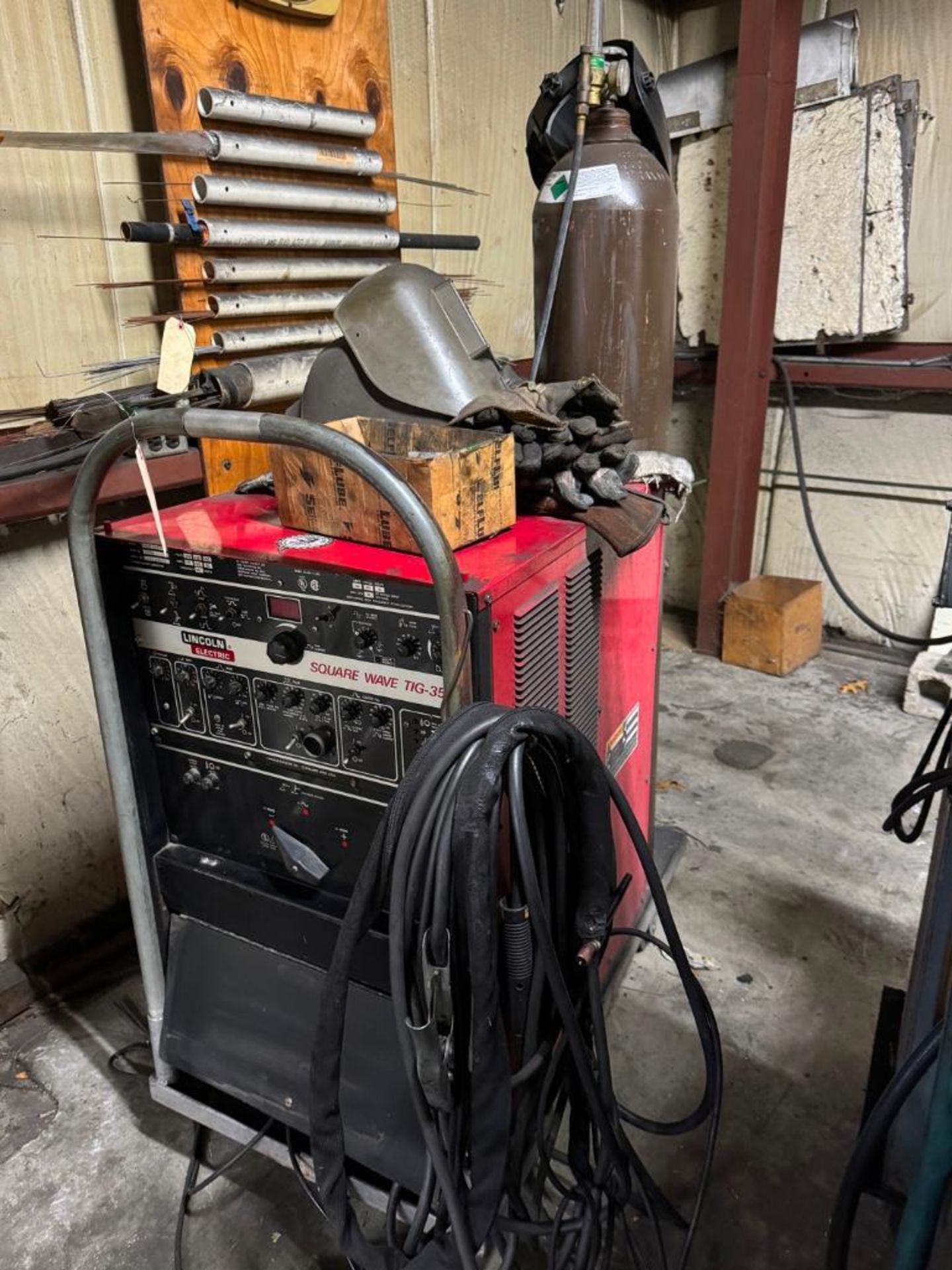 Loading Fee: $50 Lincoln #Square Wave Tig 355 Welder S/N 911968 *NOTE ...
