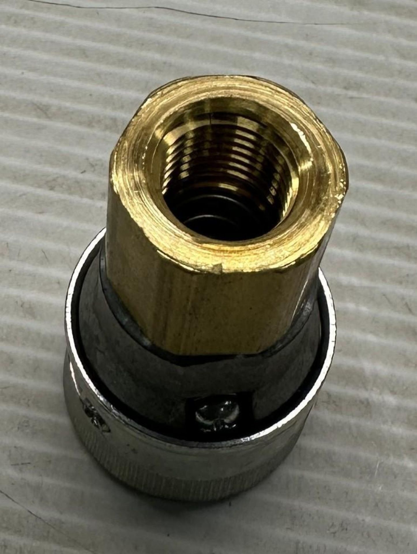 Parker TL-251-4FP Pneumatic Twist-Lock Quick Coupler 1/4 NPT Female ...