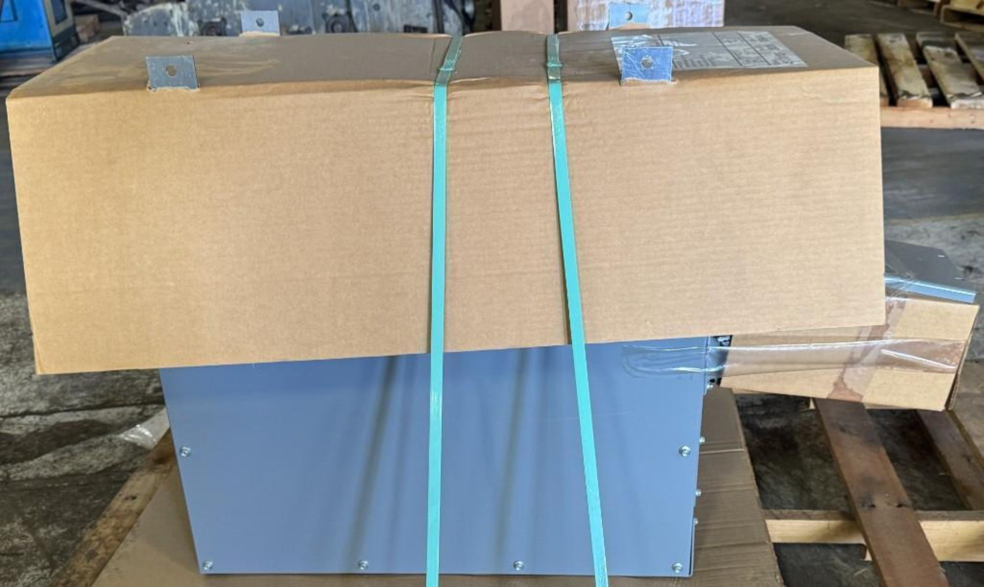 Square D #: AFH2316G10ETBBM I-Line II Busway Fitting