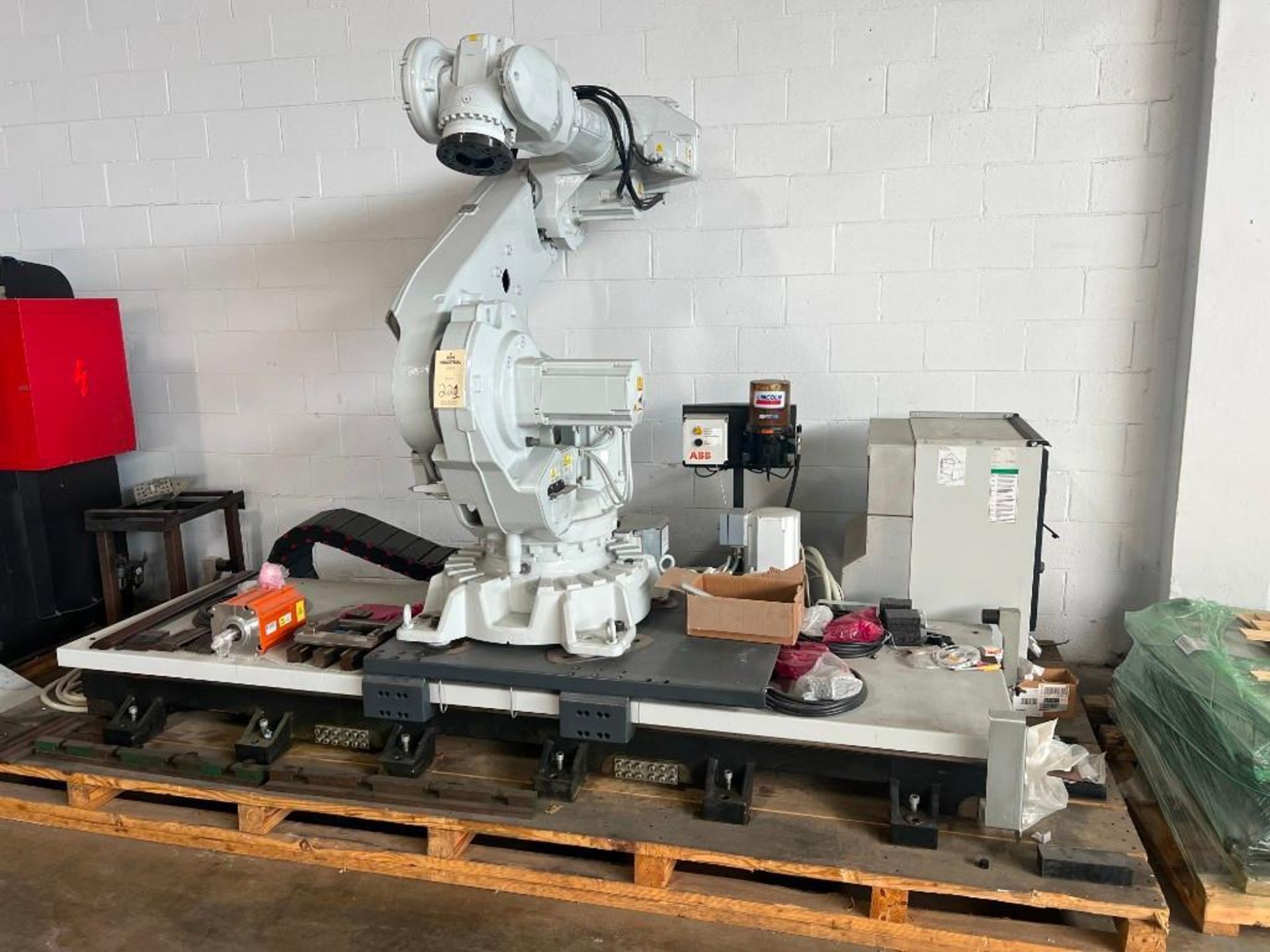 Loading Fee: $ 180.00 ABB #IRB 6640 M2004 Robot & Controller w/ABB # ...
