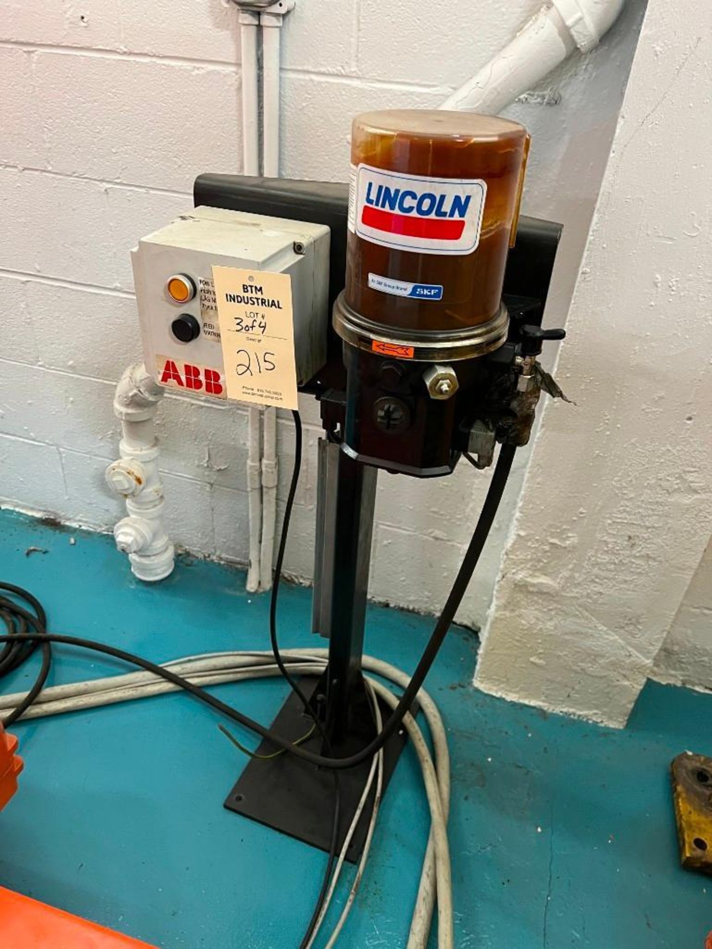 Loading Fee: $ 400.00 ABB #7600 IRC5 Robot w/Linear Track Rail 325Kg ...