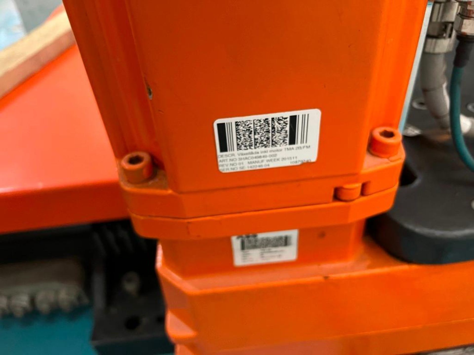 Loading Fee: $ 400.00 ABB #7600 IRC5 Robot w/Linear Track Rail 325Kg ...