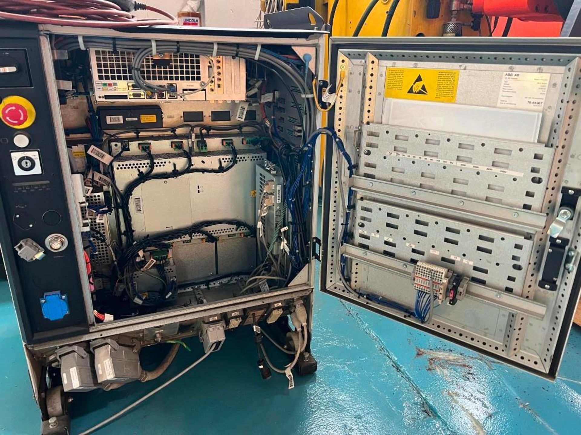 ABB #7600 IRC5 Robot w/Linear Track Rail 325Kg - 9 Axis *NOTE* - Boxes ...