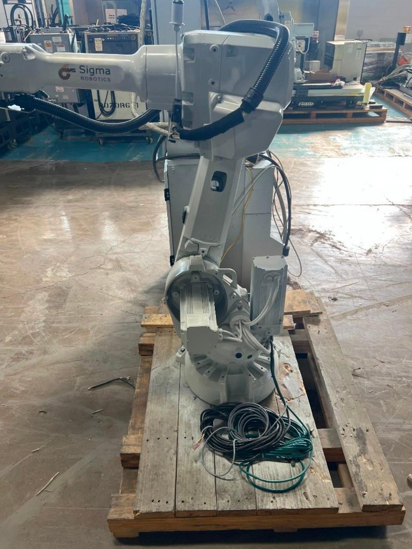 Loading Fee: $ 100.00 ABB #IRB 2600 Robot & Controller
