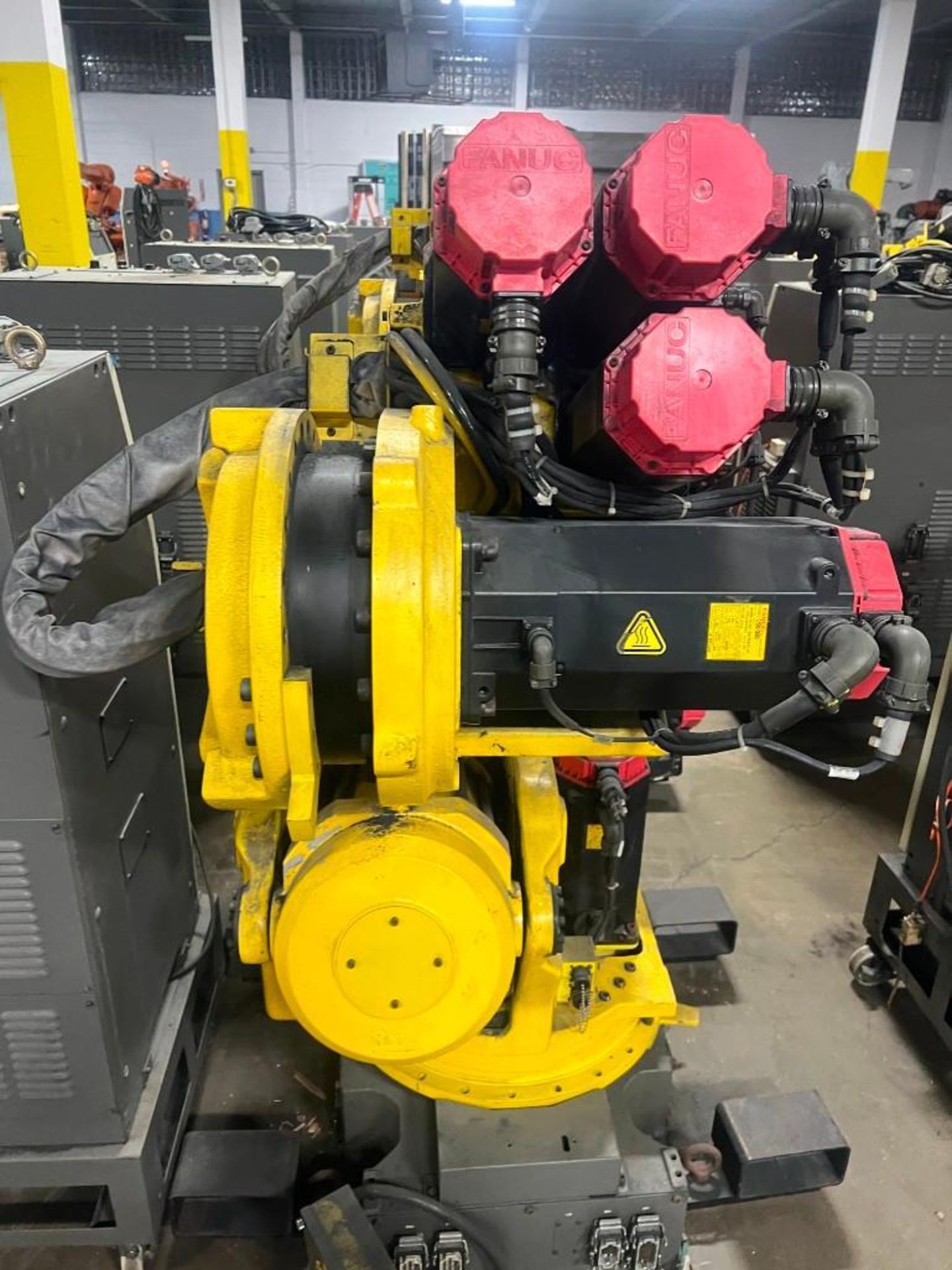Lot of (5) Fanuc S430iW Robots w/RJ3 Controllers Three units the F#'s ...