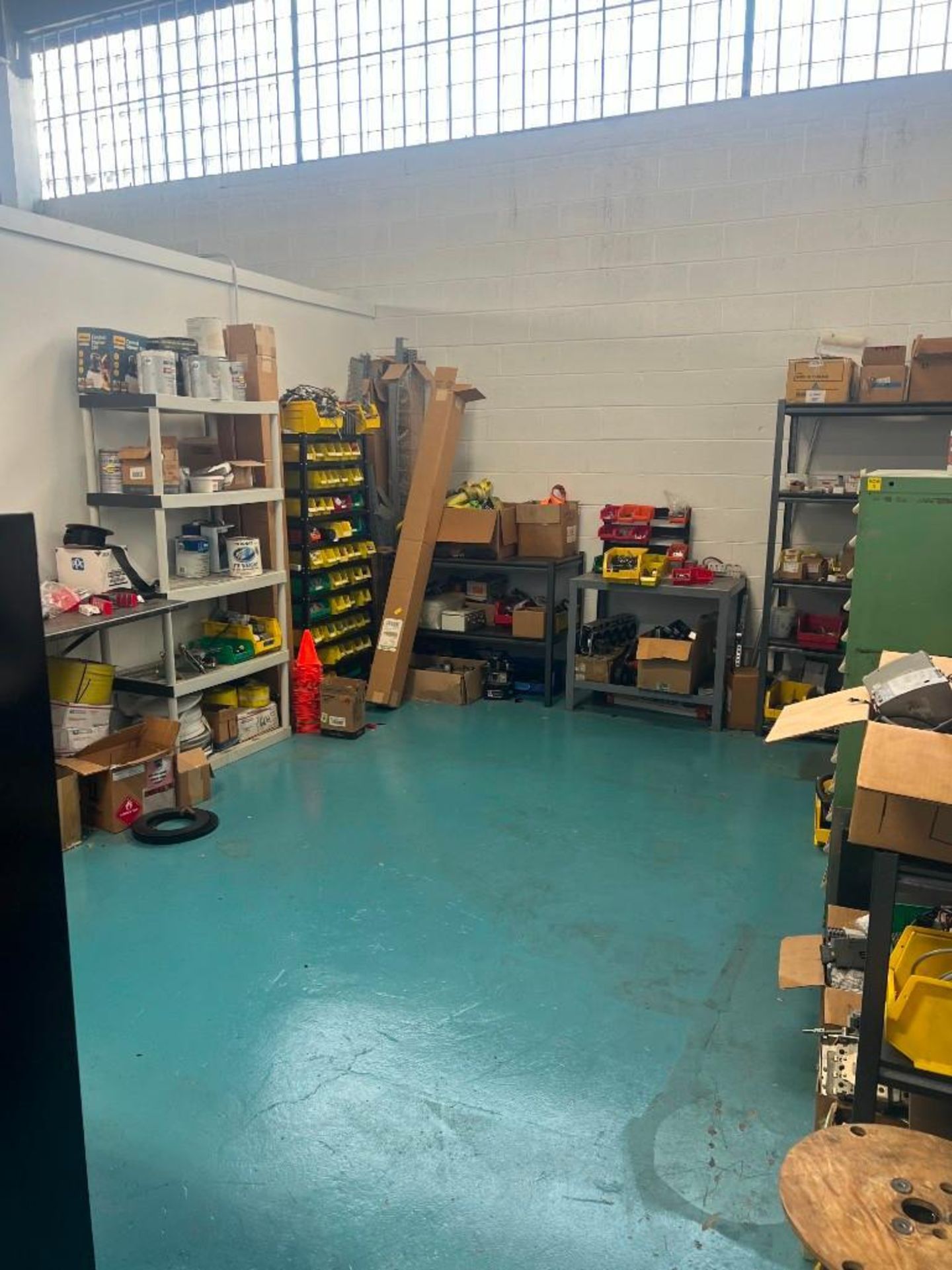Maintenance Room - Entire Contents ***Green Vidmar NOT Included ...