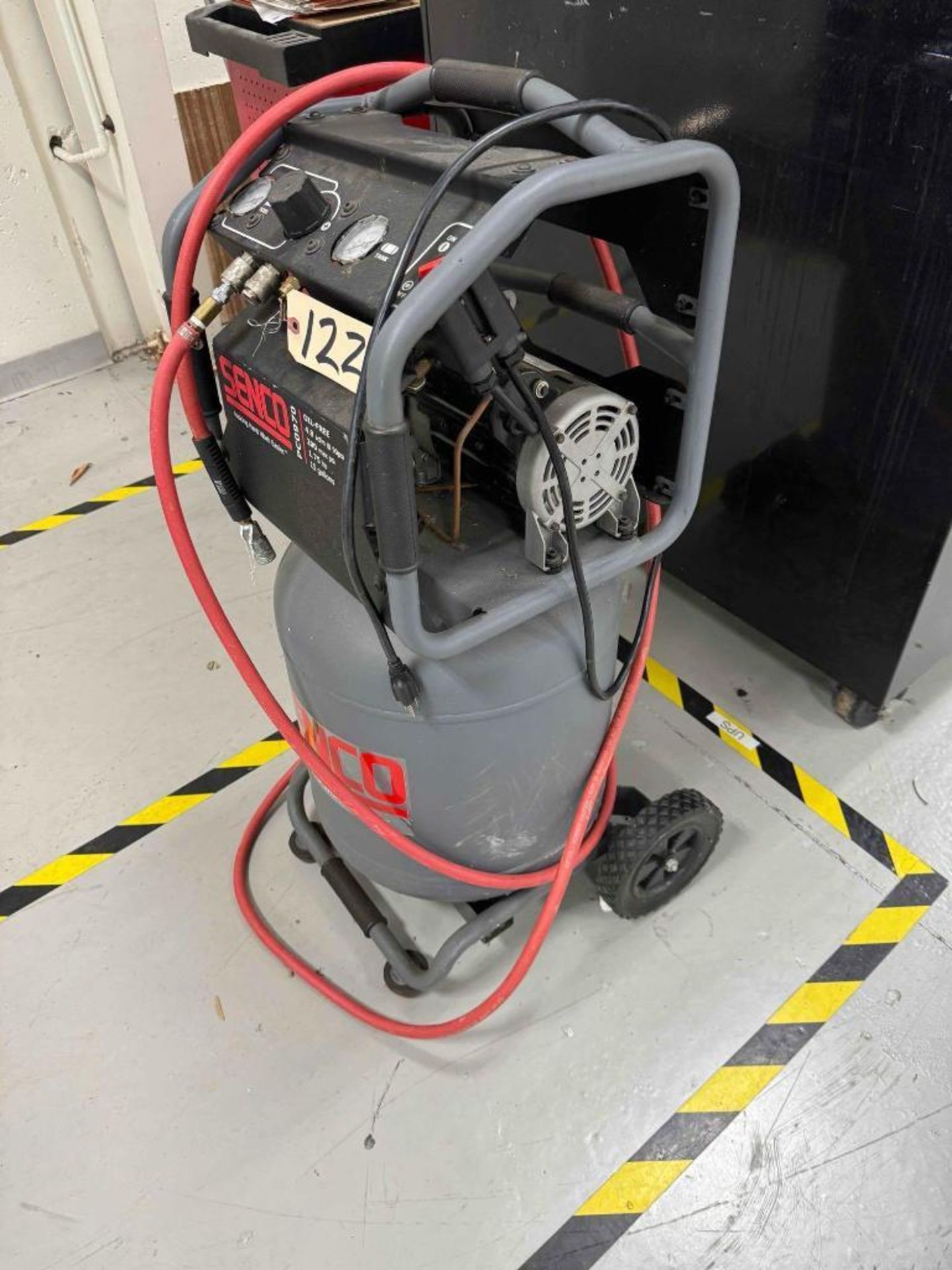 1.75 HP Senco #PC0970 Air Compressor 15 Gallon Tank 200 PSI 4:9 SCFM ...