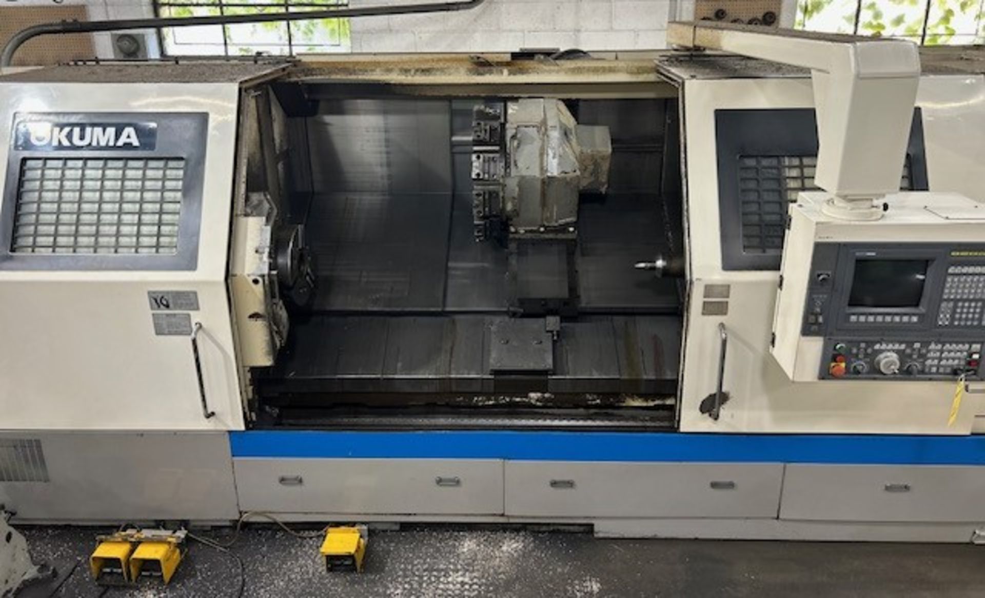 Okuma CNC Turning Center 27.56" x 78.74"cc, Model LB35 II/2000, s/n 258 ...
