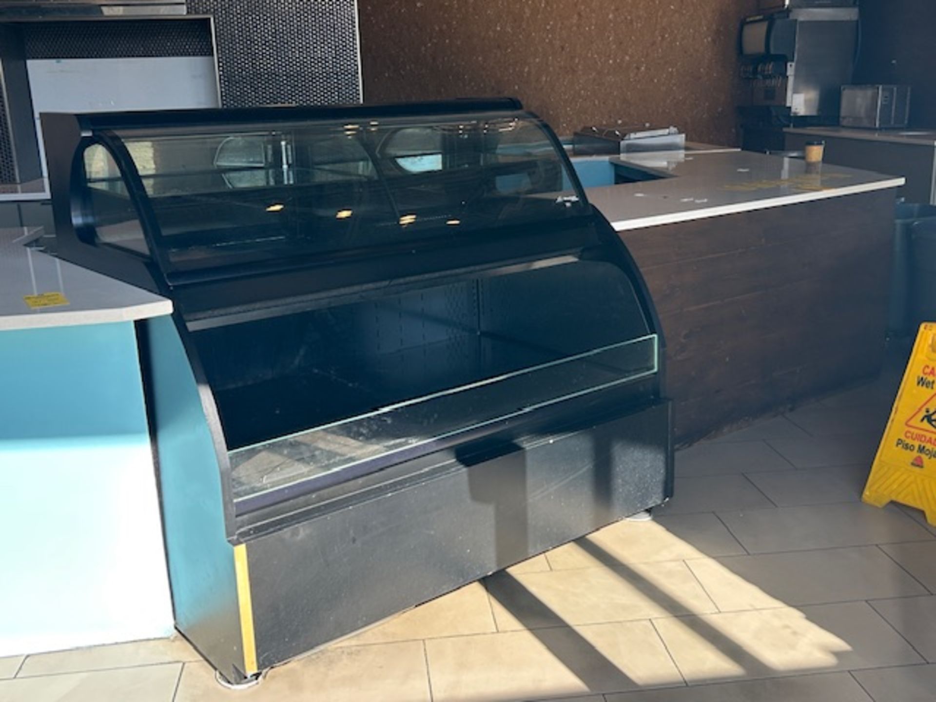 Encore Refrigerated Display Unit, Model HOU5852R