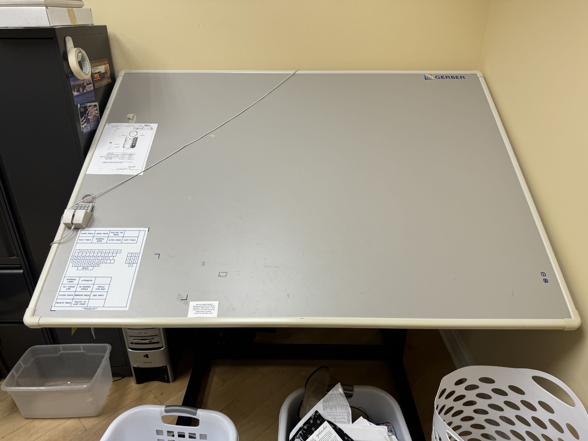 GERBER DRAFTING & CUTTING TABLE