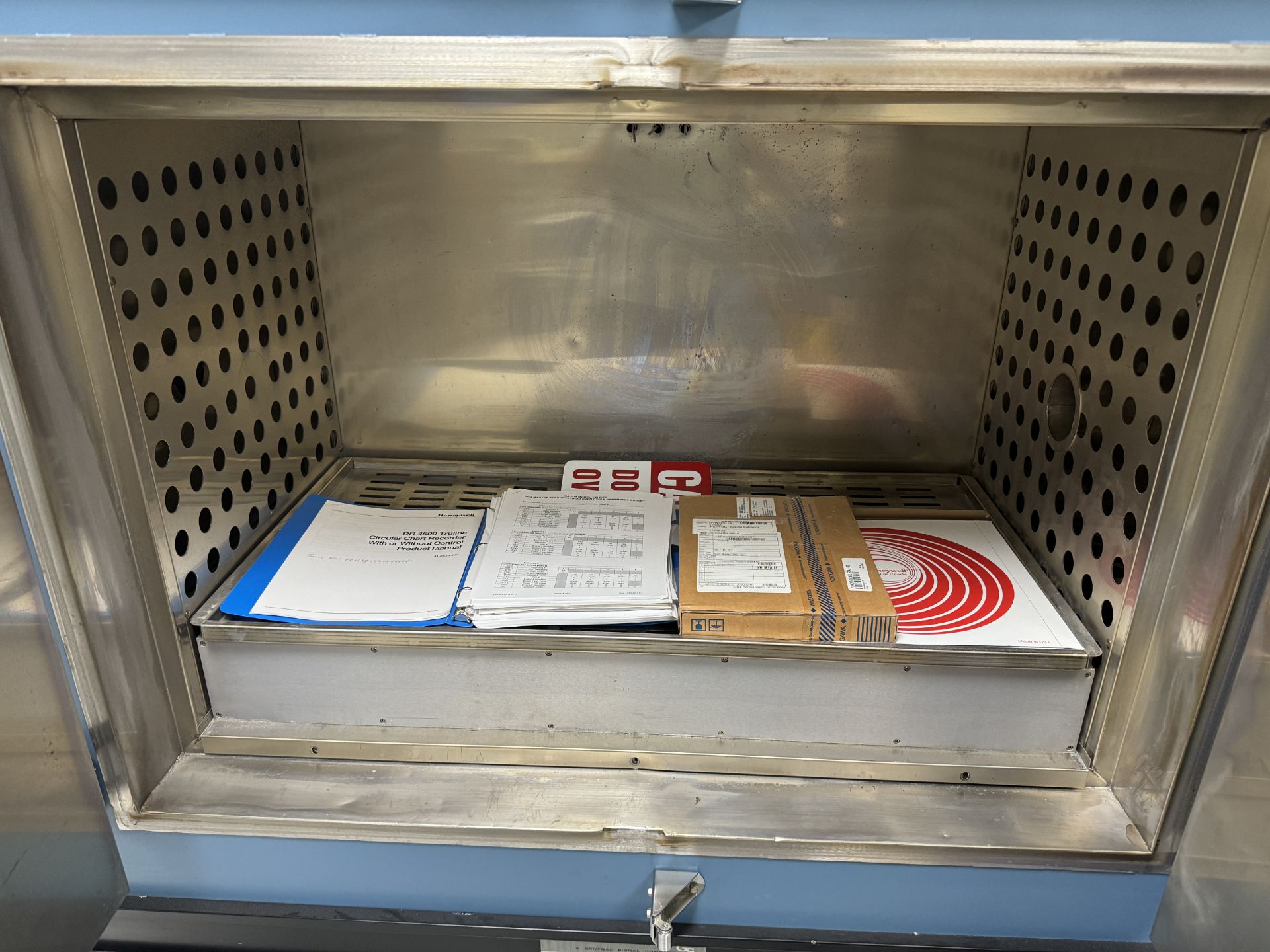 BLUE M MODEL # 136 SIZE PRO MASTER 750 CONVECTION OVEN WITH HONEYWELL ...