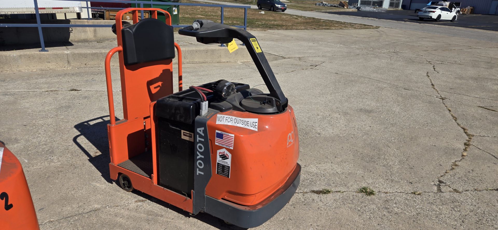 2016 TOYOTA ELECTRIC TOW TRUCK 24V MODEL # 8TB50 SERIAL # 42610