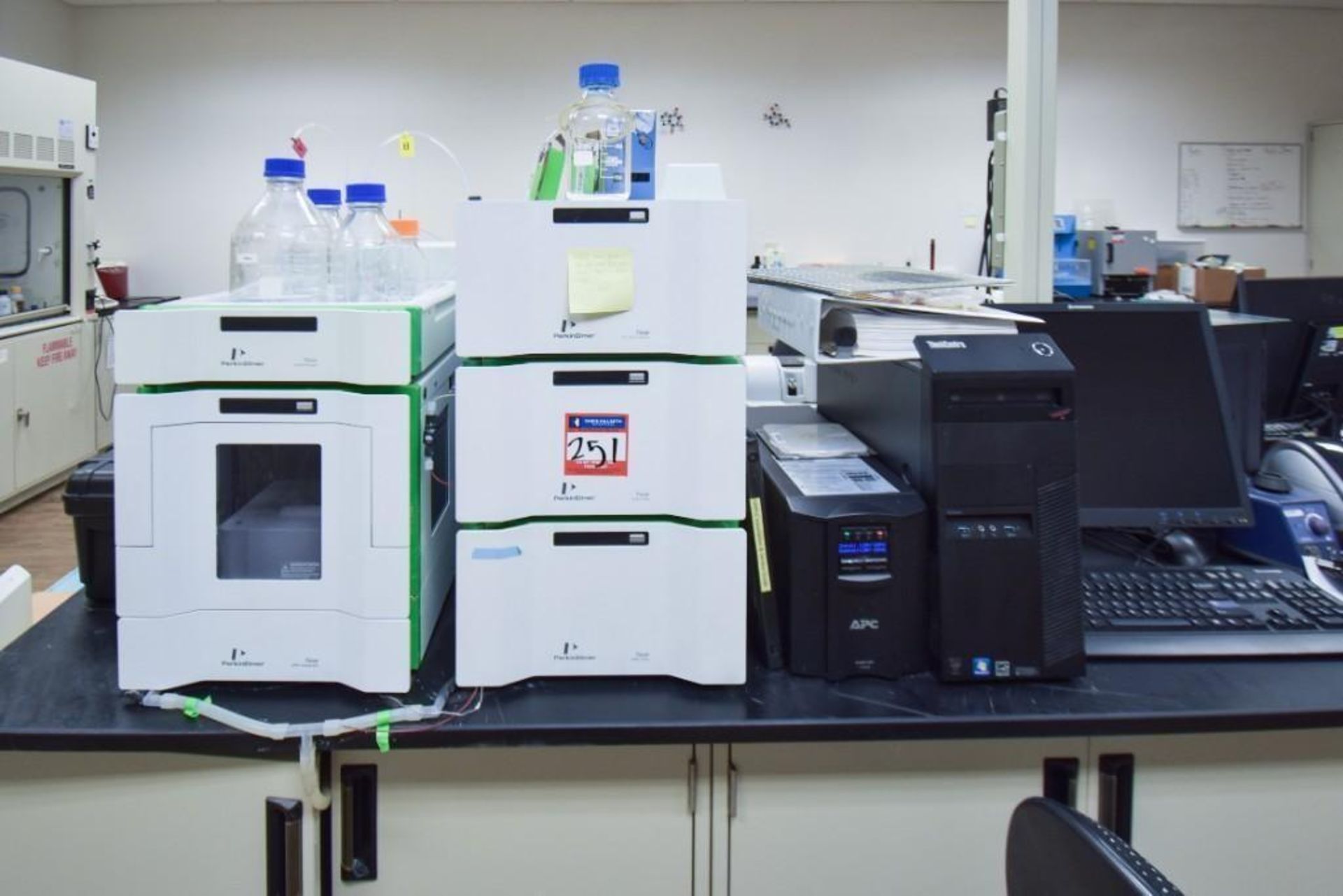 1- Perkin Elmer HPLC Testing Machine Flexar Solvent manager, Flexar PDA ...