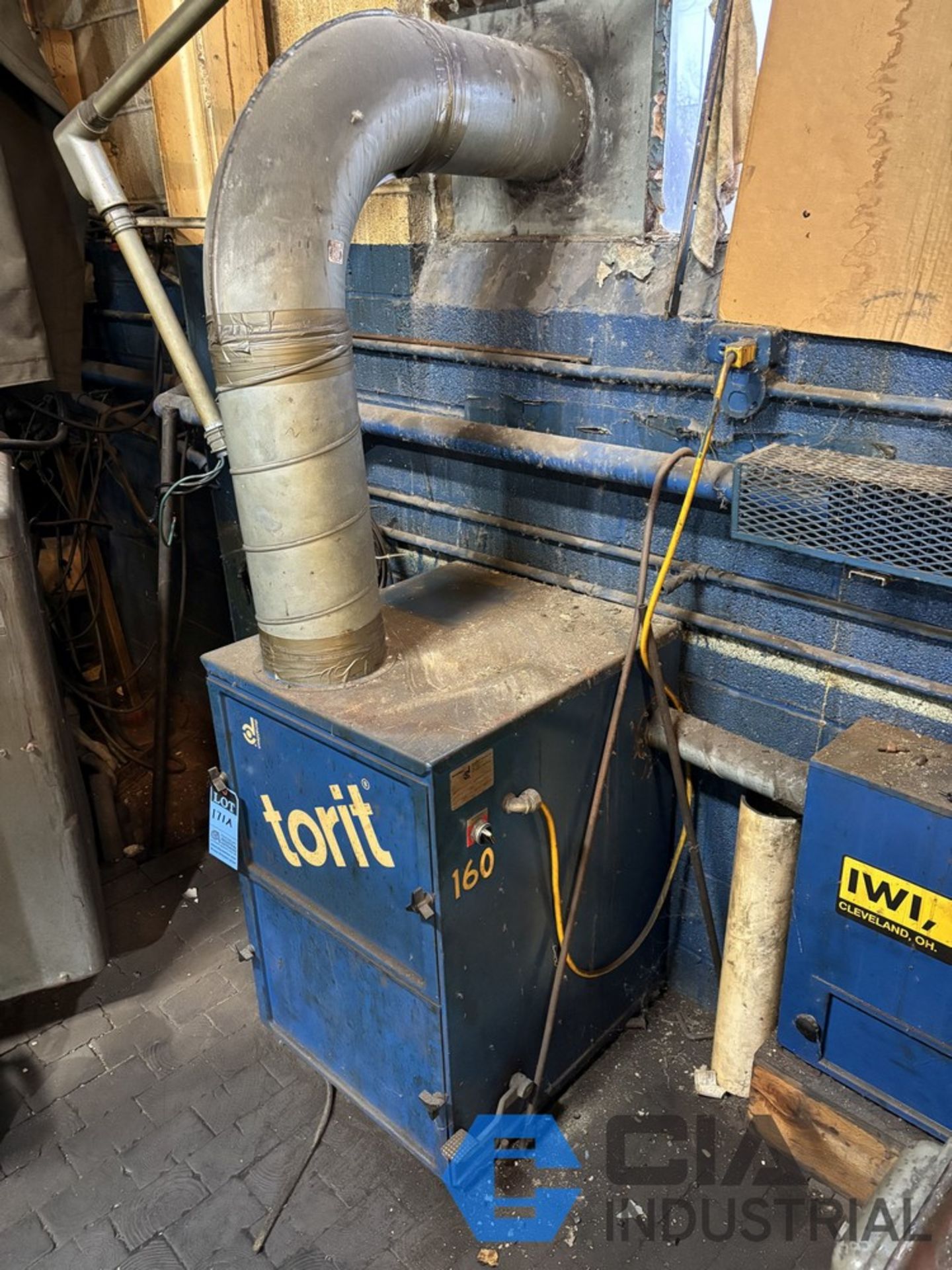 3/4 HP TROT DONALDSON MODEL 60 CAB. DUST COLLECTOR