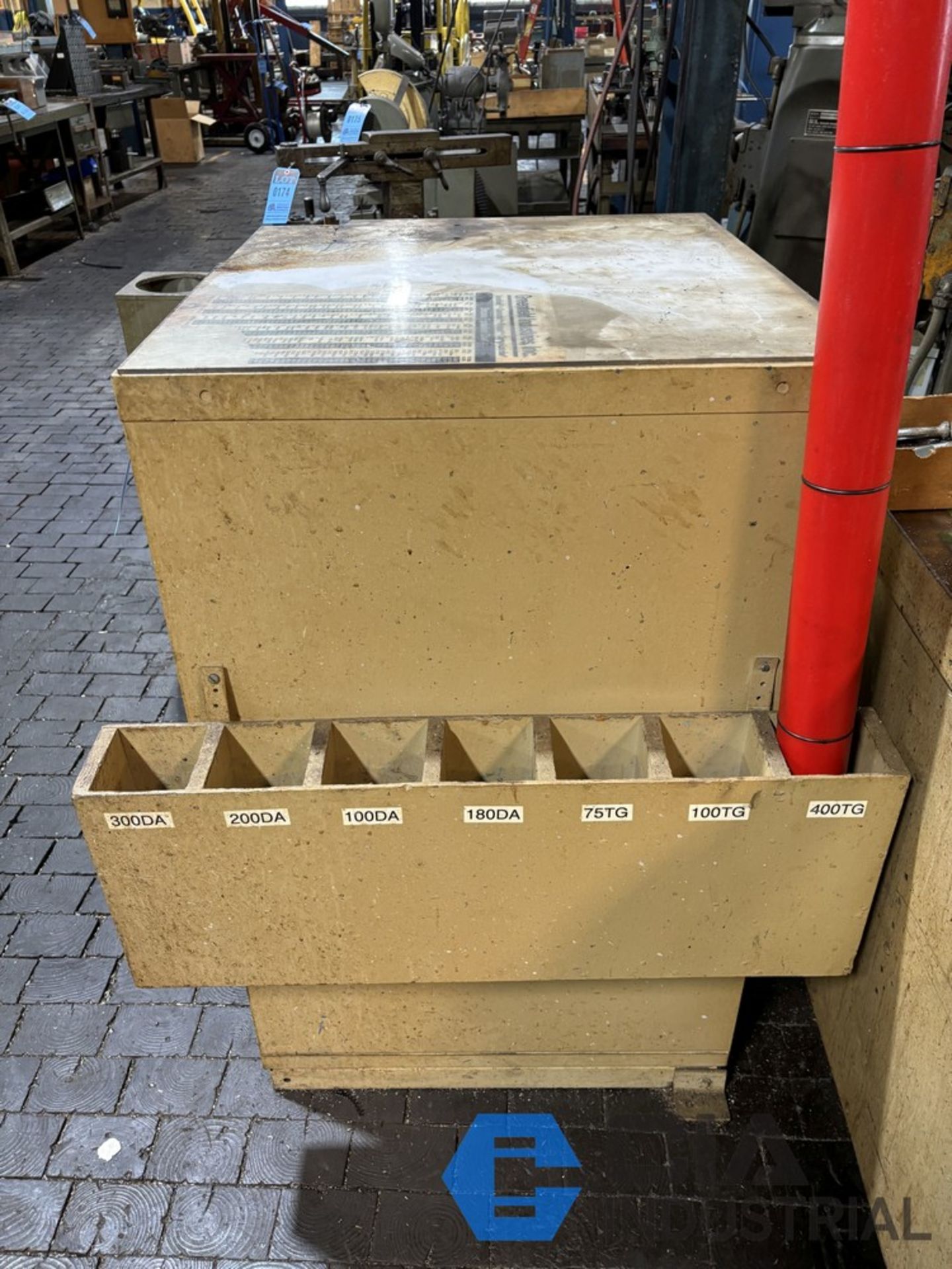 9-DRAWER LISTA-TYPE CABINET WITH MISCELLANEOUS CARBIDE TOOLING AND ...