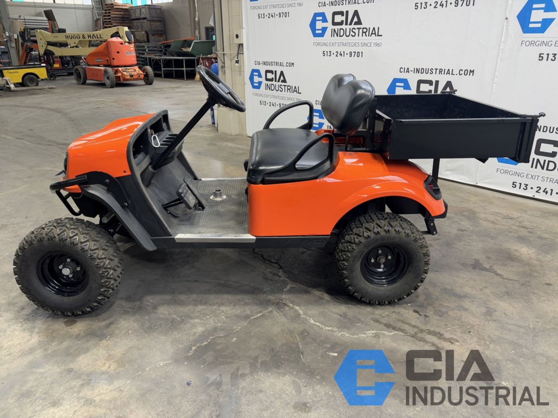 2018 E-Z-GO MODEL TXT FLEET LIFTED ELECTRIC 2-PERSON GOLF CART W/ DUMP ...