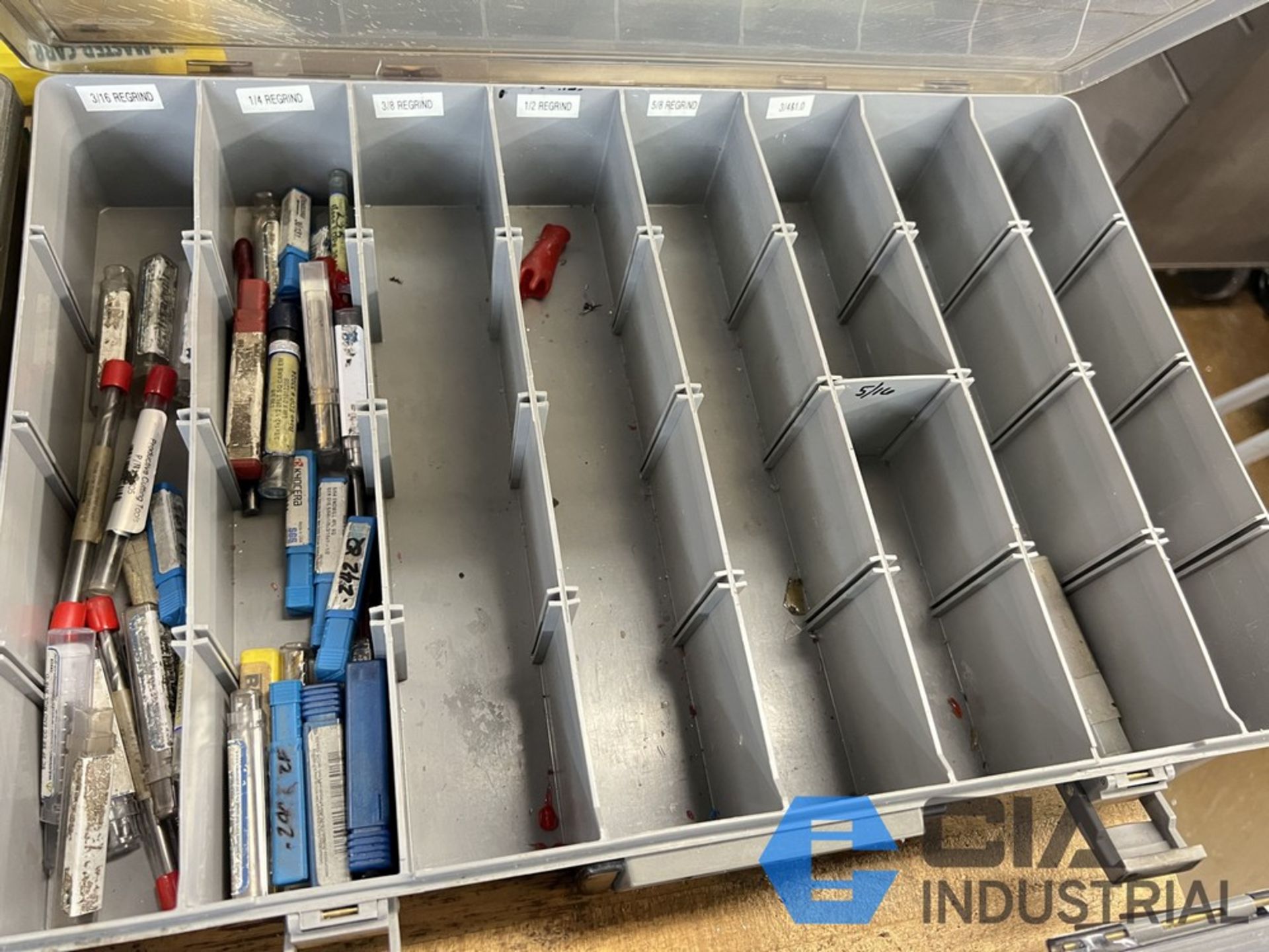 (LOT) MISCELLANEOUS TOOLING INCLUDING CARBIDE END MILLS, DRILLS, TAPS ...