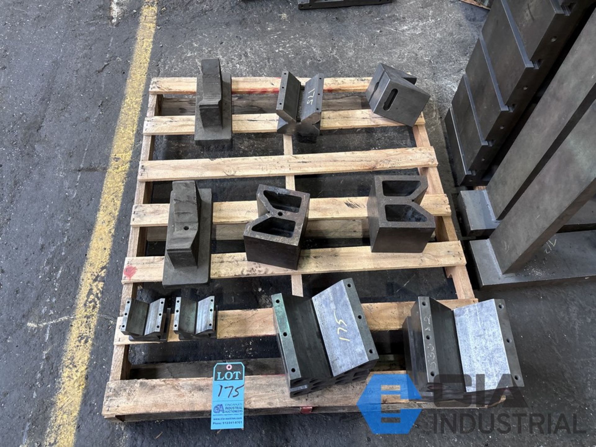 (LOT) ASSORTED V-BLOCKS ON SKID