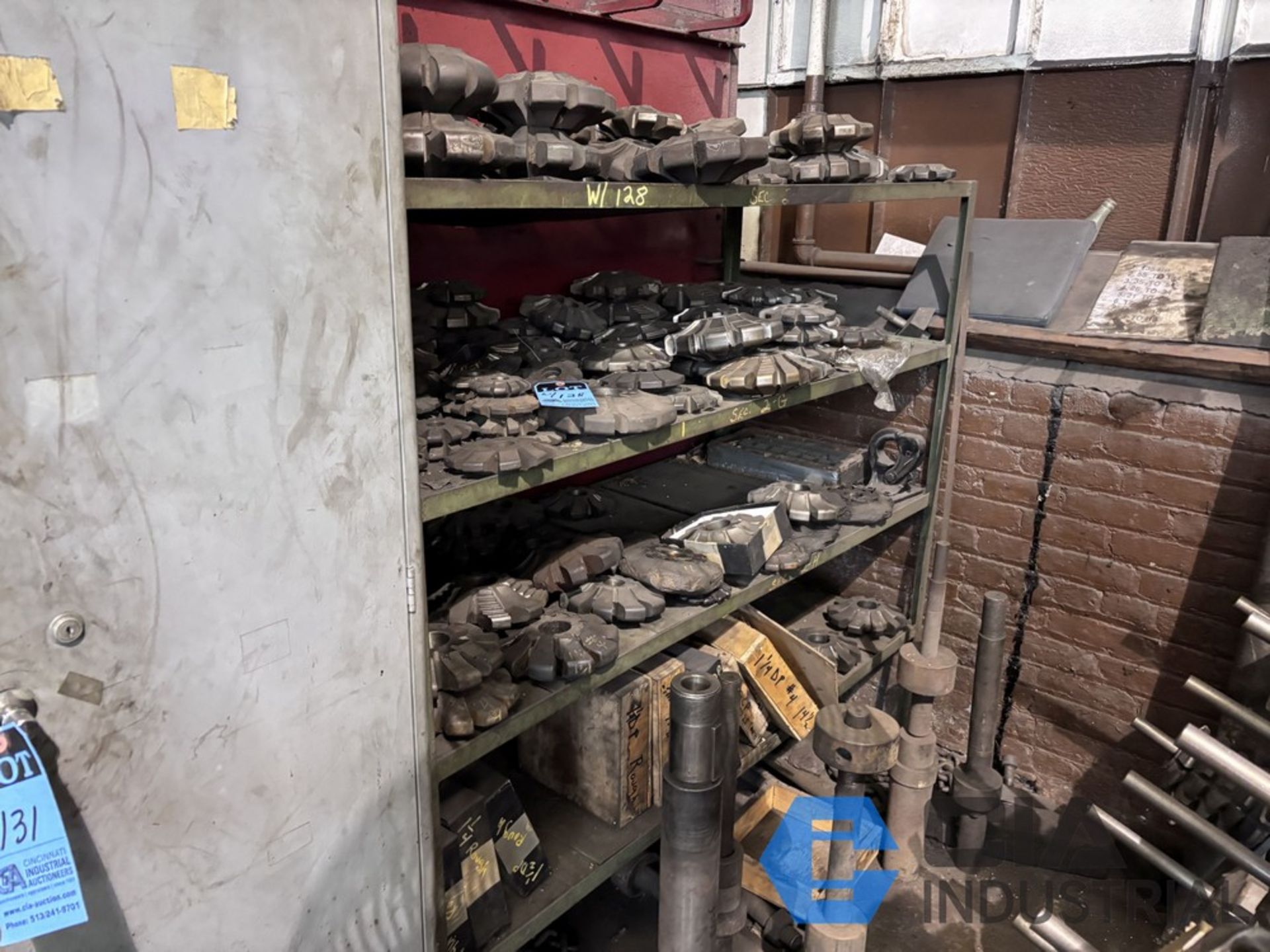 (LOT) GEAR CUTTERS ON STEEL RACK
