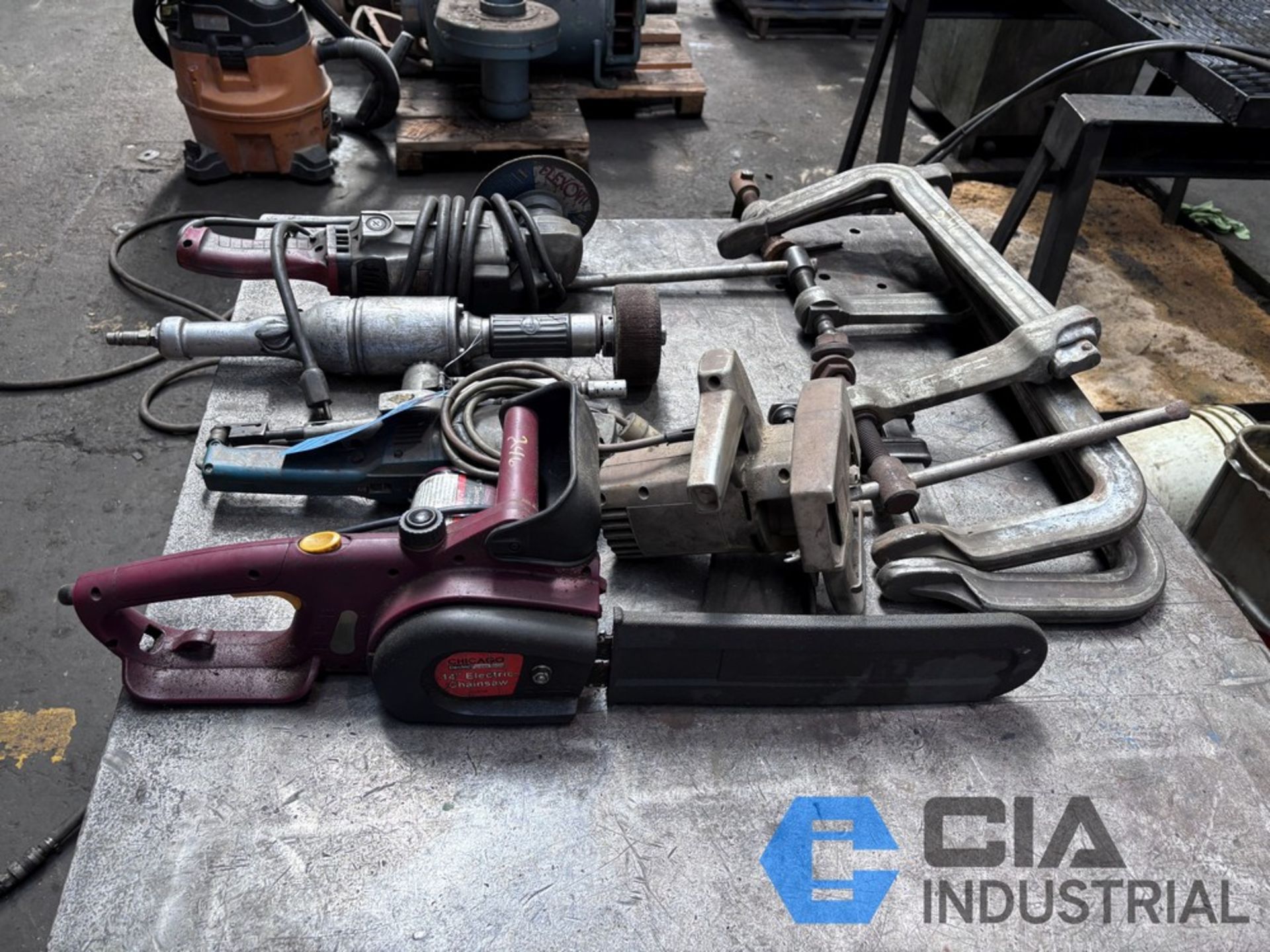 (LOT) POWER TOOLS ON STEEL BENCH; ANGLE GRINDERS, STRAIGHT SHANK ...