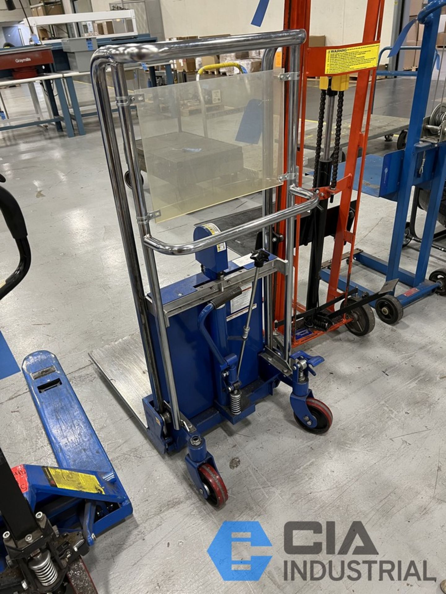 VESTIL MODEL HYD5 DIE LIFT CART, 24" X 23" WIDE PLATFORM, 880 LB. CAPACITY