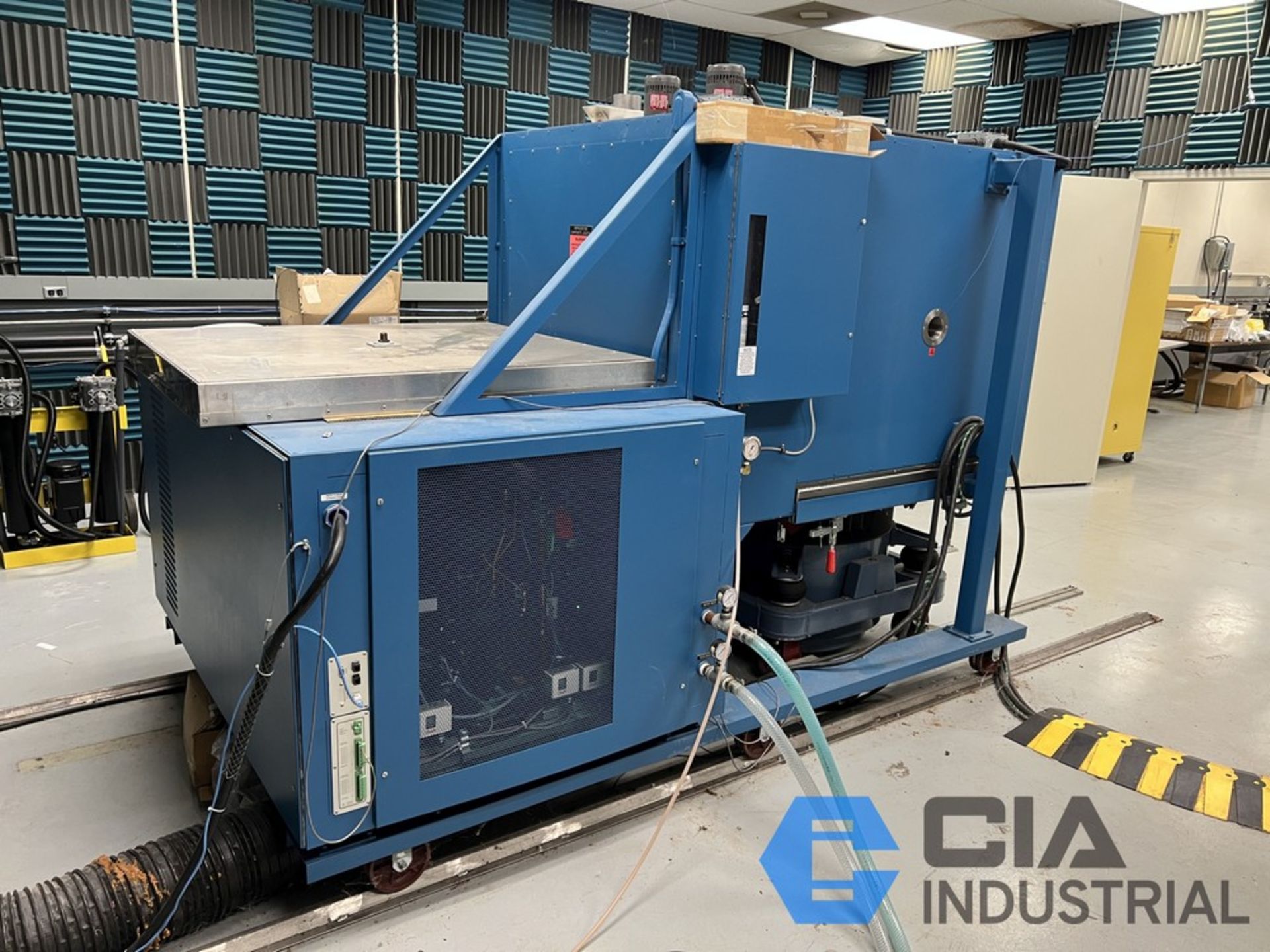 { Group of lots: 118, 118A } CINCINNATI SUB ZERO ENVIRONMENTAL CHAMBER ...