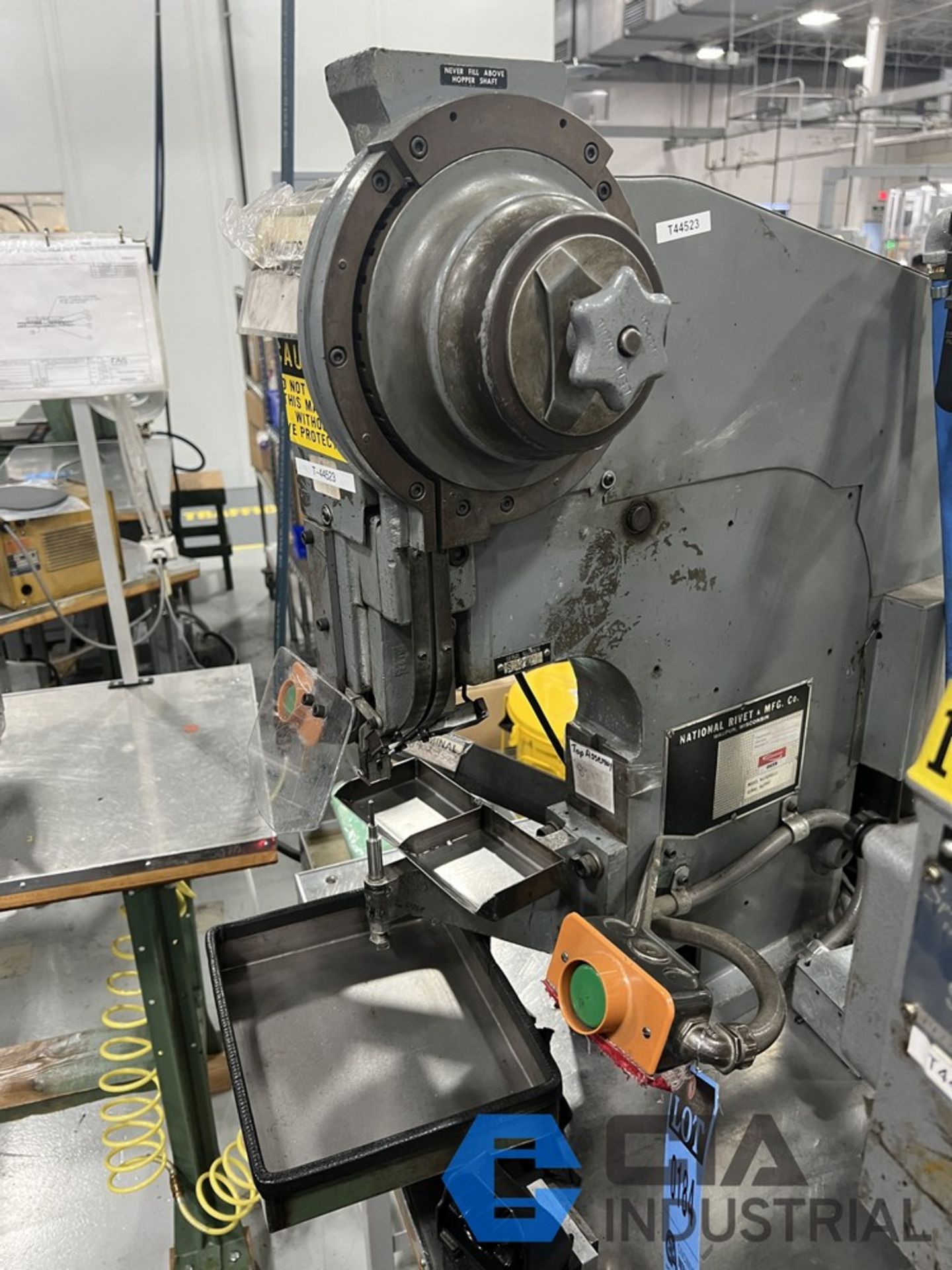 NATIONAL RIVET AND MFG CO MODEL 2620BA RIVET MACHINE ; S/N 207 ...