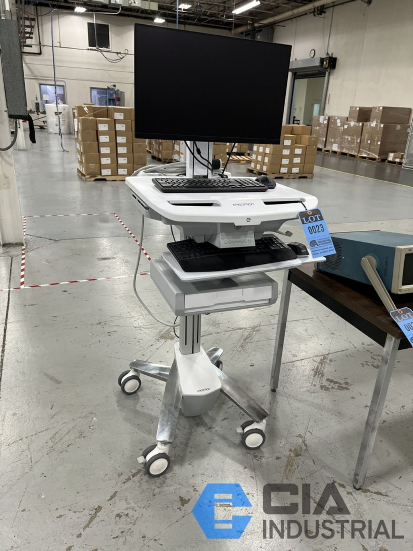 ERGOTRON MOBILE COMPUTER STATION MODEL SV43-1310-0, TO INCLUDE MONITOR ...
