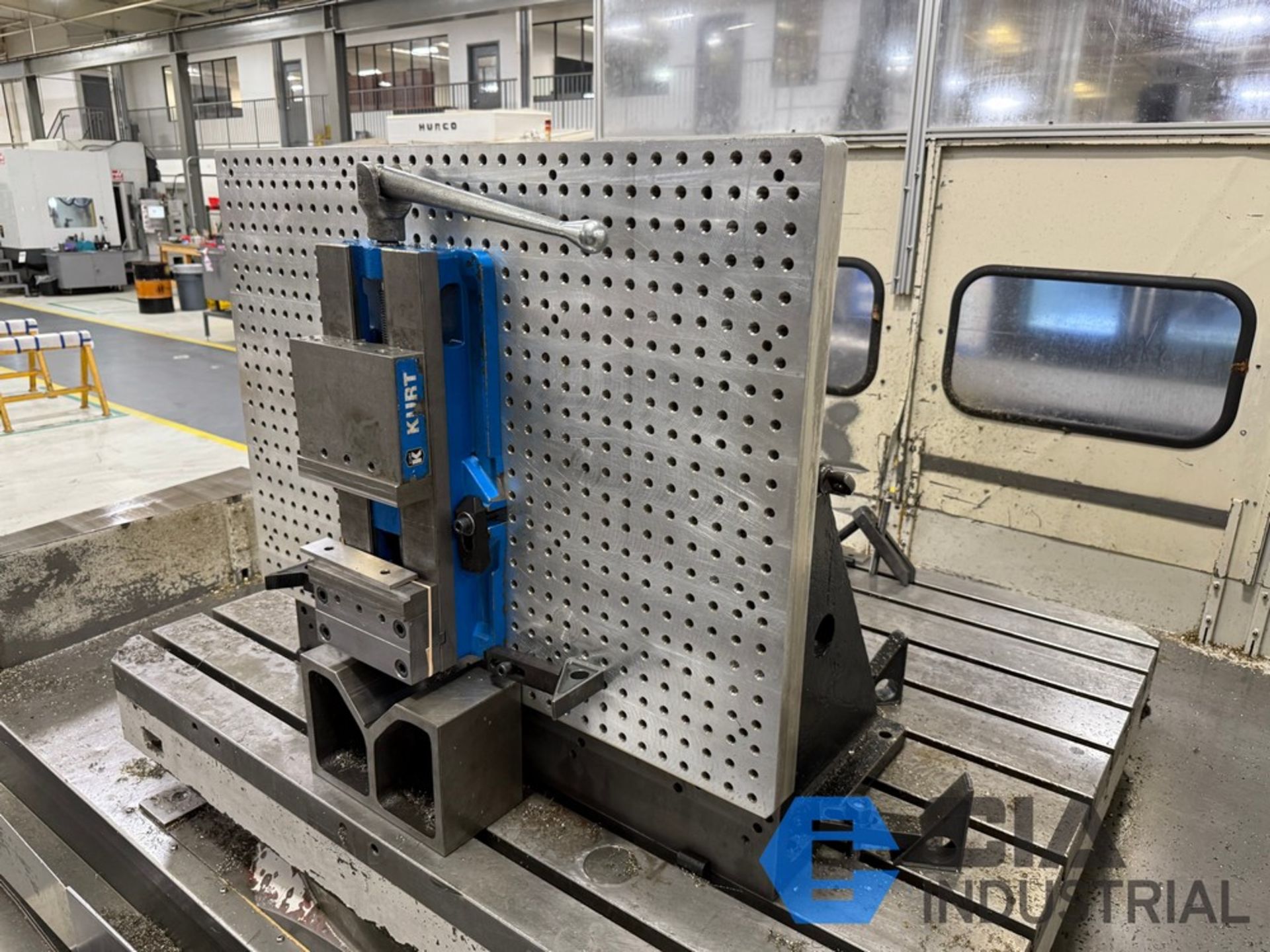 { Group of lots: 30, 31, 32 } 41" WIDE X 29" DRILLED & TAPPED ANGLE ...