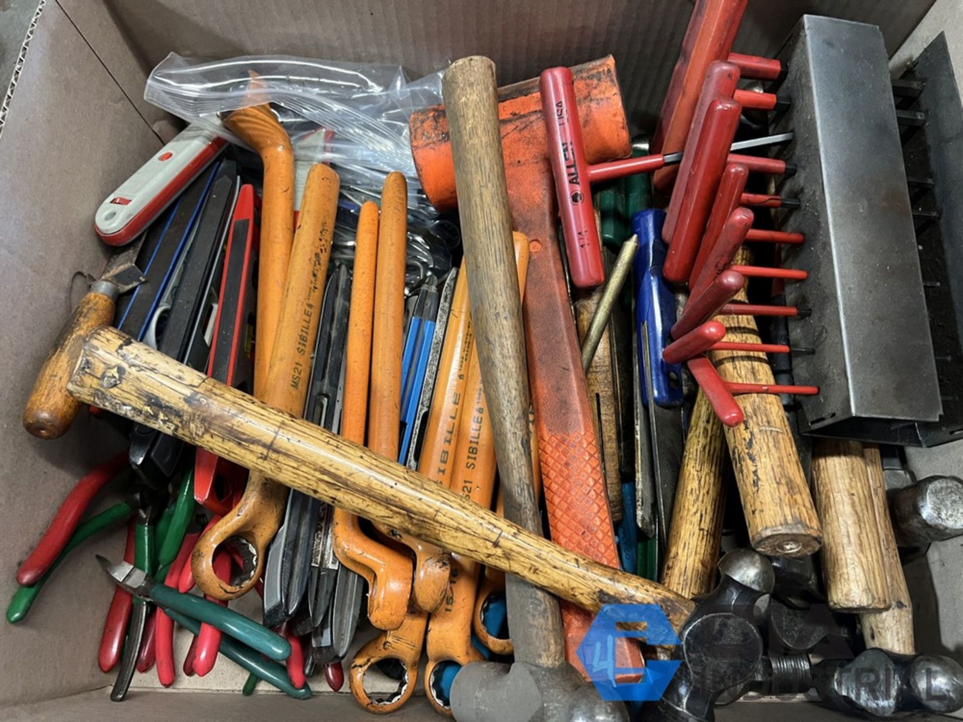 (LOT) MISCELLANEOUS TOOLS