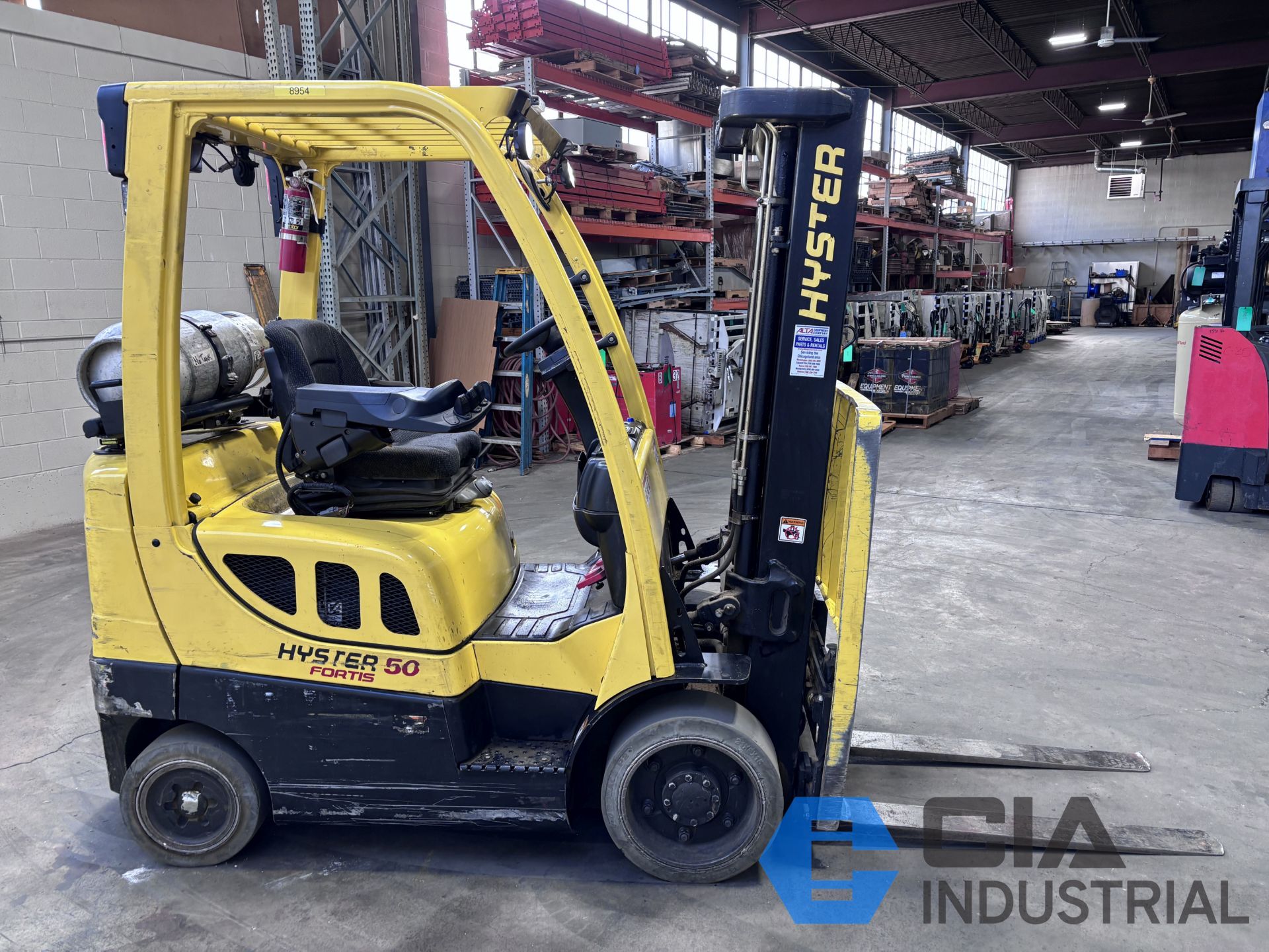 { Choice of lots: 61 } 2021 - 5,000 LB. HYSTER MODEL S50FT LPG SOLID ...