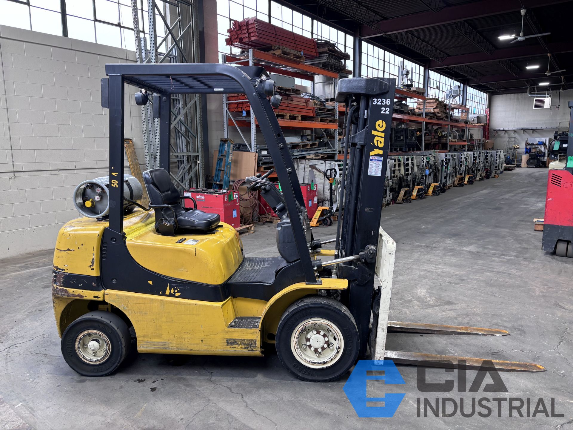 { Choice of lots: 54 } 2019 - 5,000 LB. YALE MODEL GLP050MX LPG SOLID ...