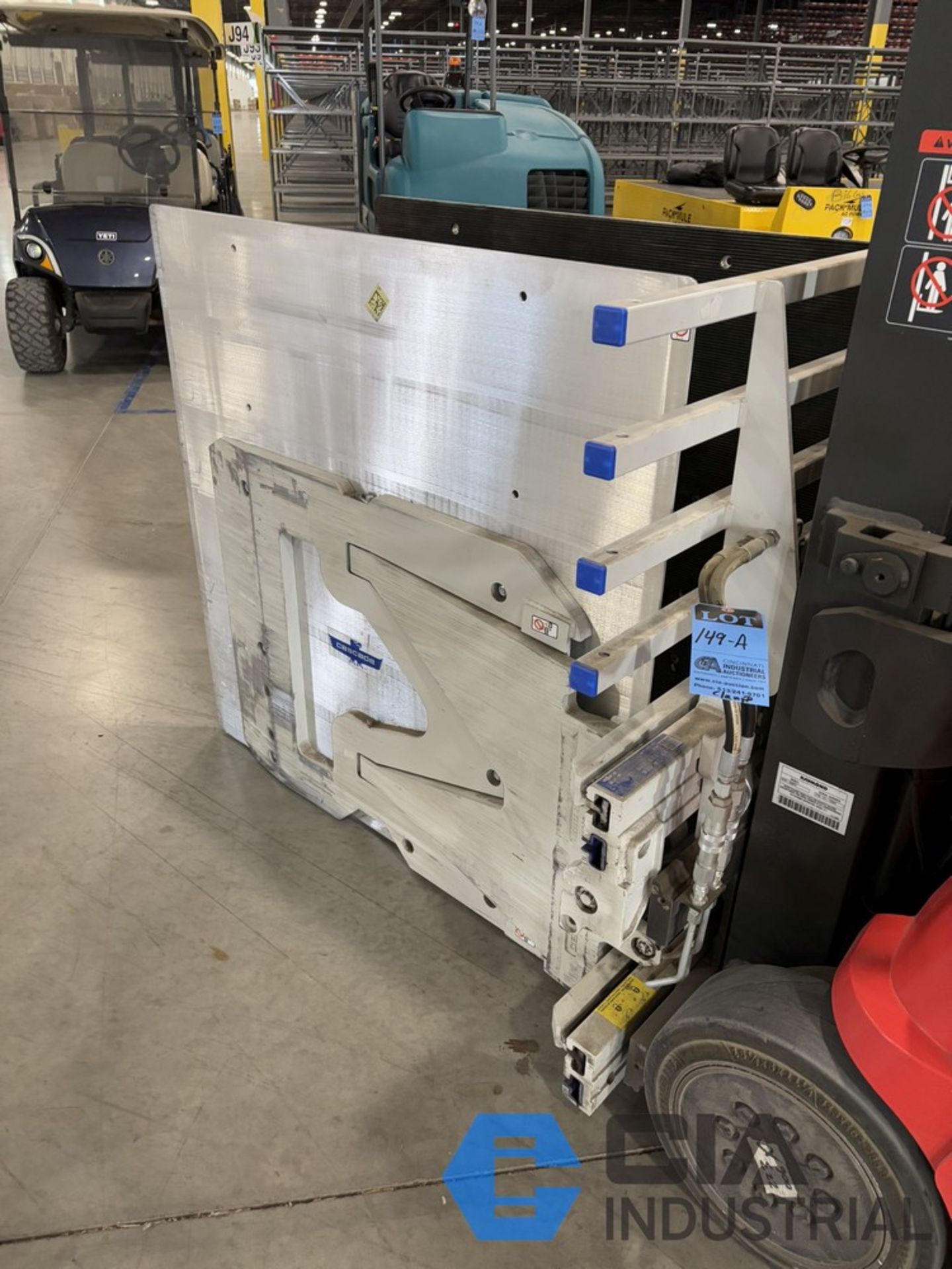 2021 - 2,640 LB. CASCADE MODEL 14J-CCS-2A-5074 HYDRAULIC CARTON CLAMP ...