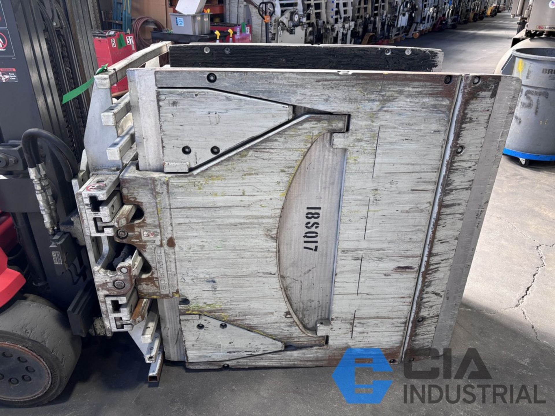 2018 - 2,500 LB. CASCADE MODEL 25D35065ROTATING HYDRAULIC CARTON CLAMP ...